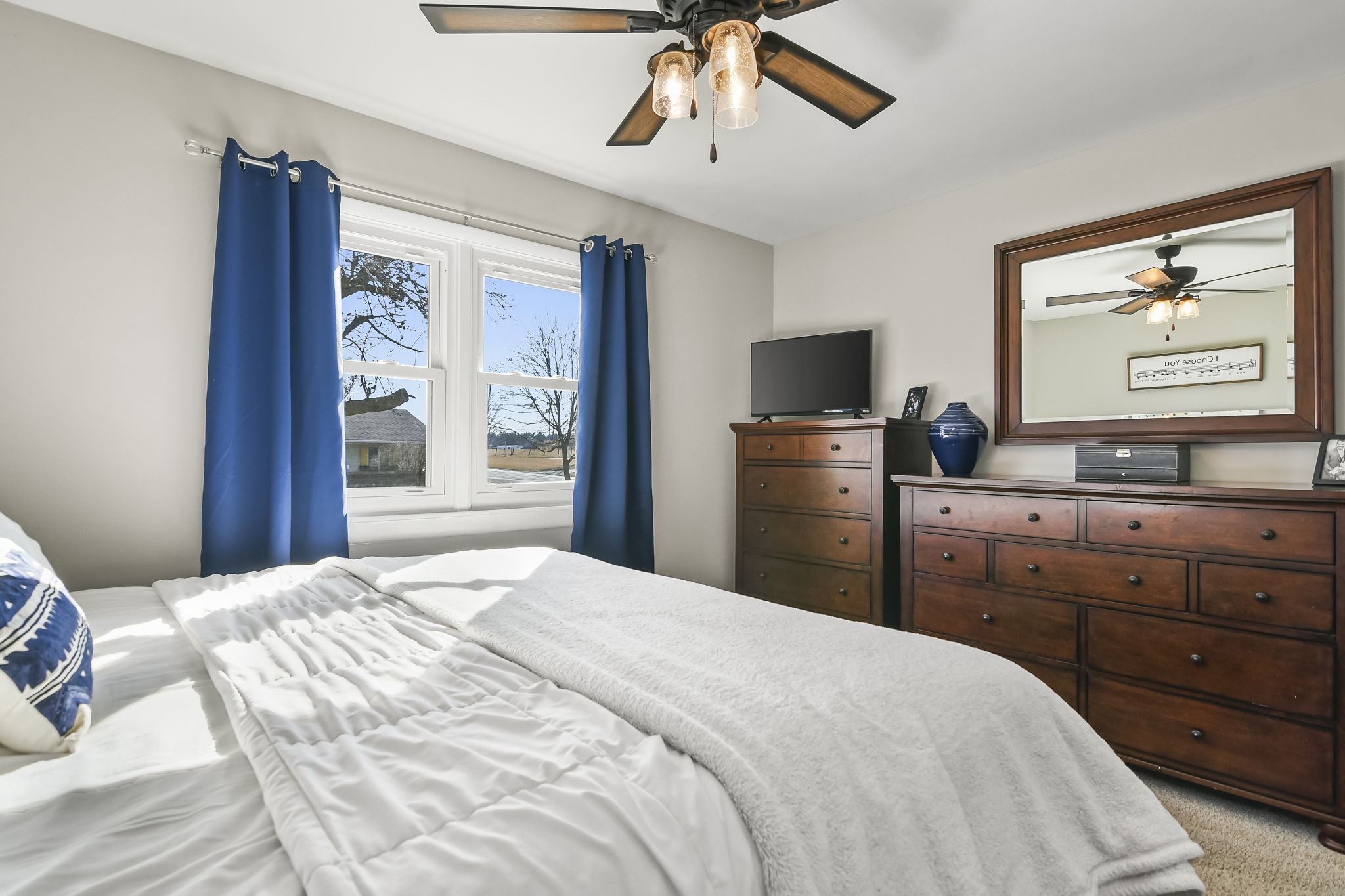10 Baxter Pl, Jacksonville, IL 62650 | Design Eyes Photography