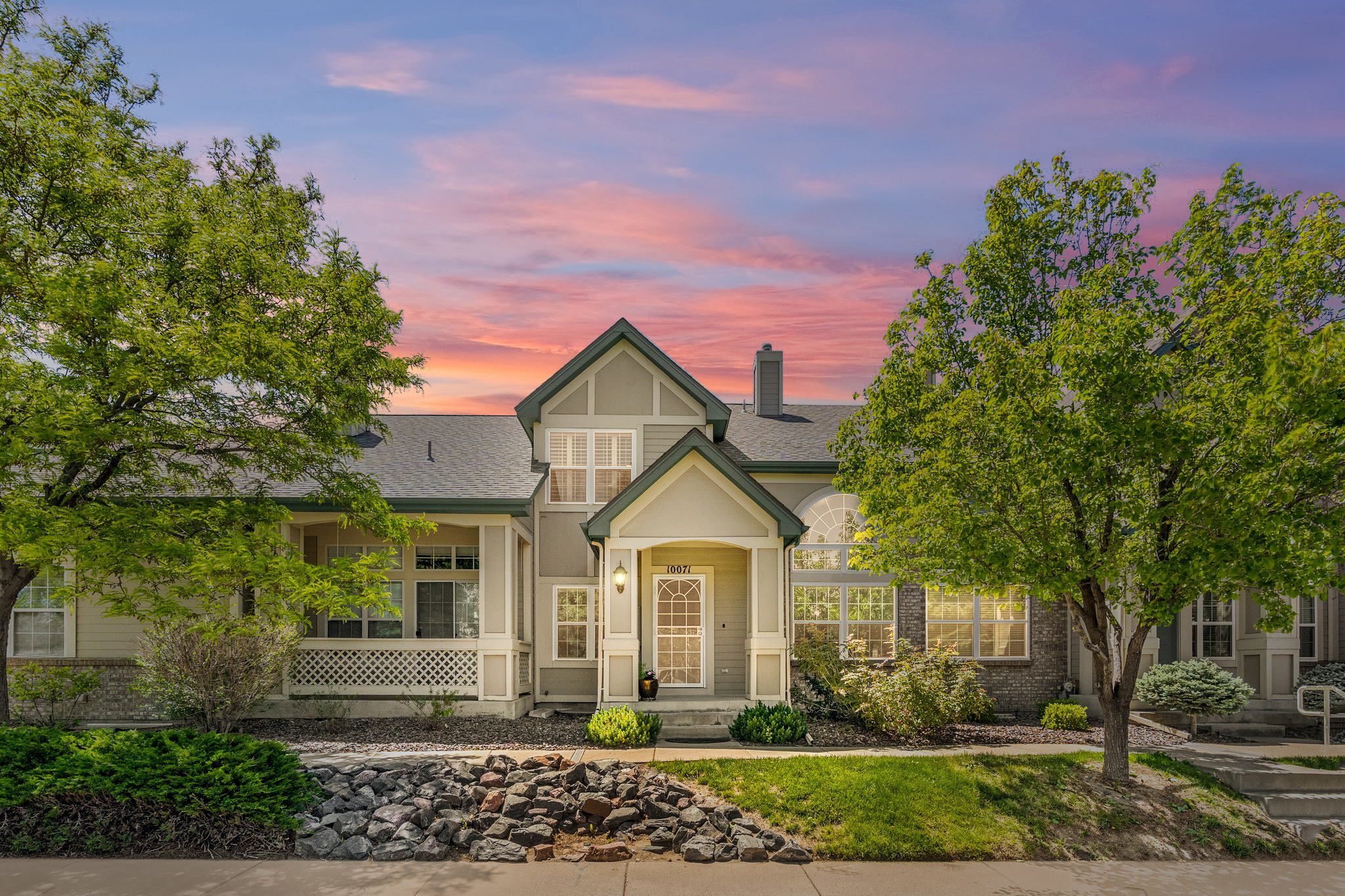 10071 E Mexico Ave | East Denver Townhome Perfection | 8z Real Estate