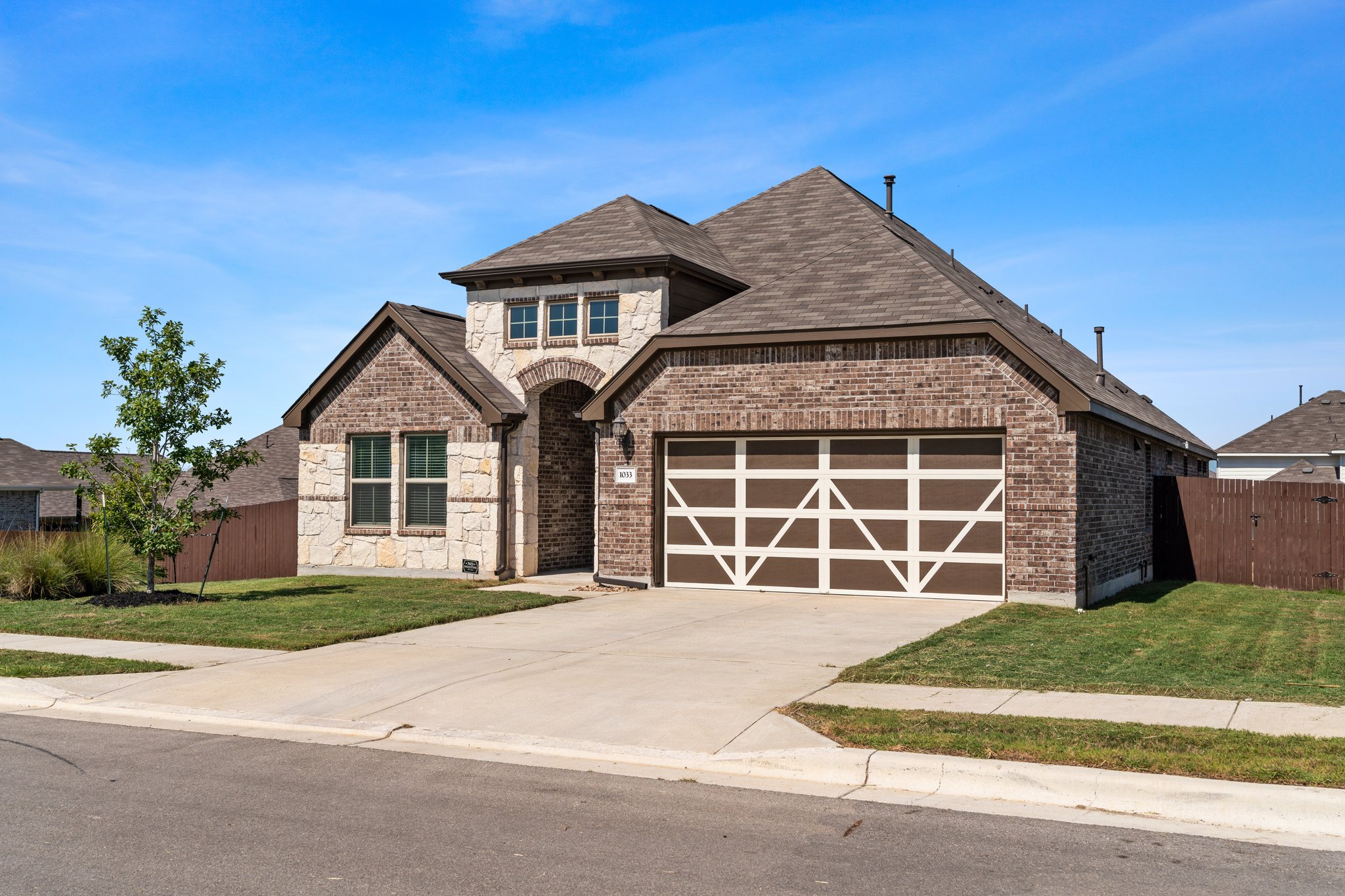 1033 Leadtree Loop, Mustang Ridge, TX 78610