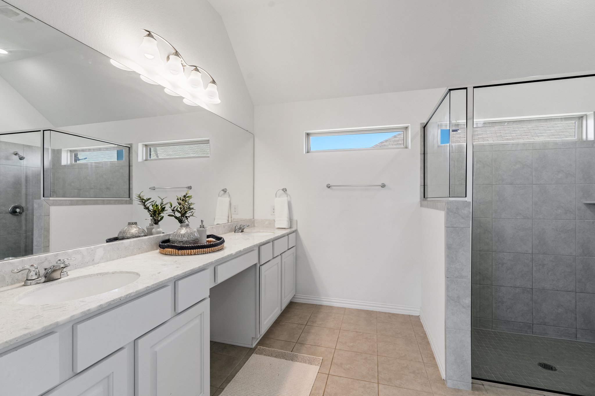 1033 Leadtree Loop, Mustang Ridge, TX 78610