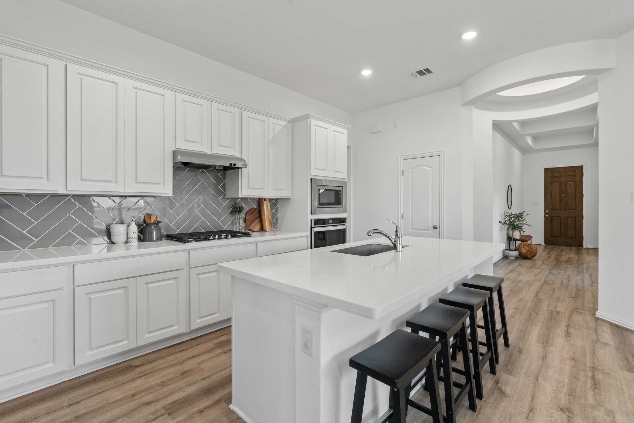 1033 Leadtree Loop, Mustang Ridge, TX 78610