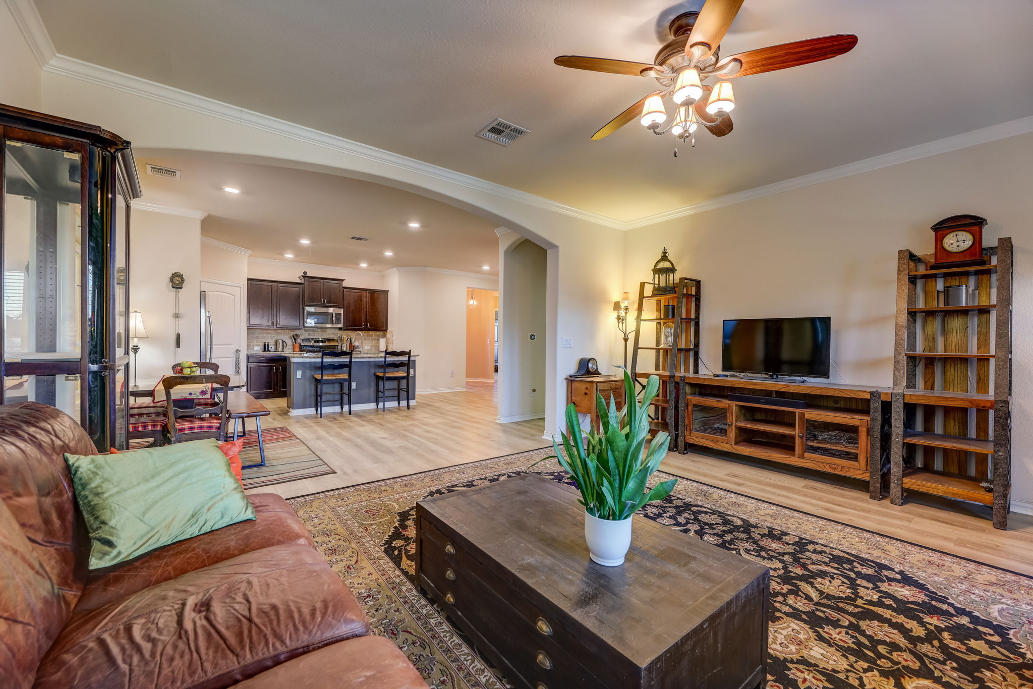 10509 Crescendo Ln, Austin, TX 78747 | Zillow Media Experts