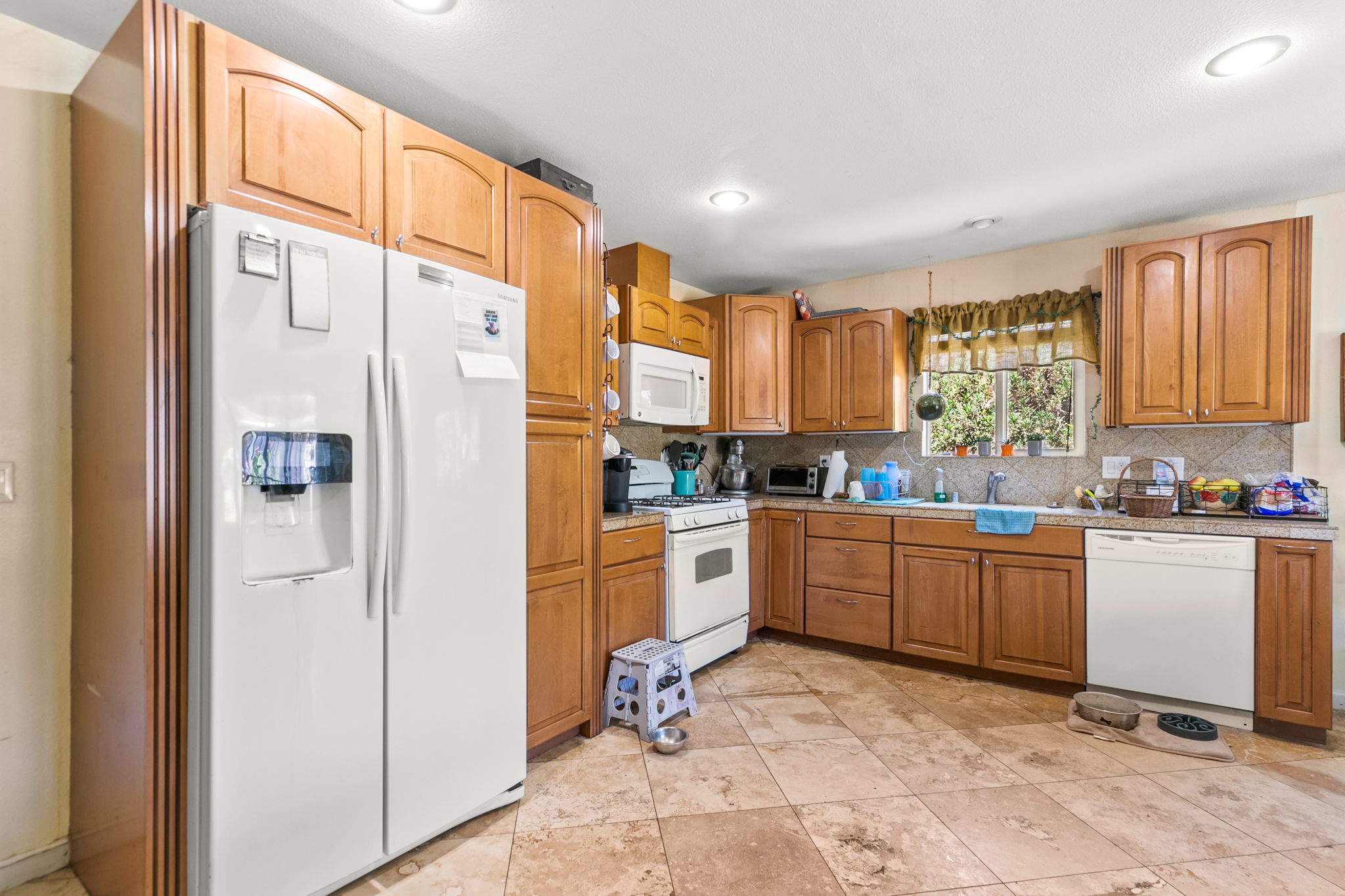 10578 Almond Ave, Oak View, CA 93022 | Upmarket Media