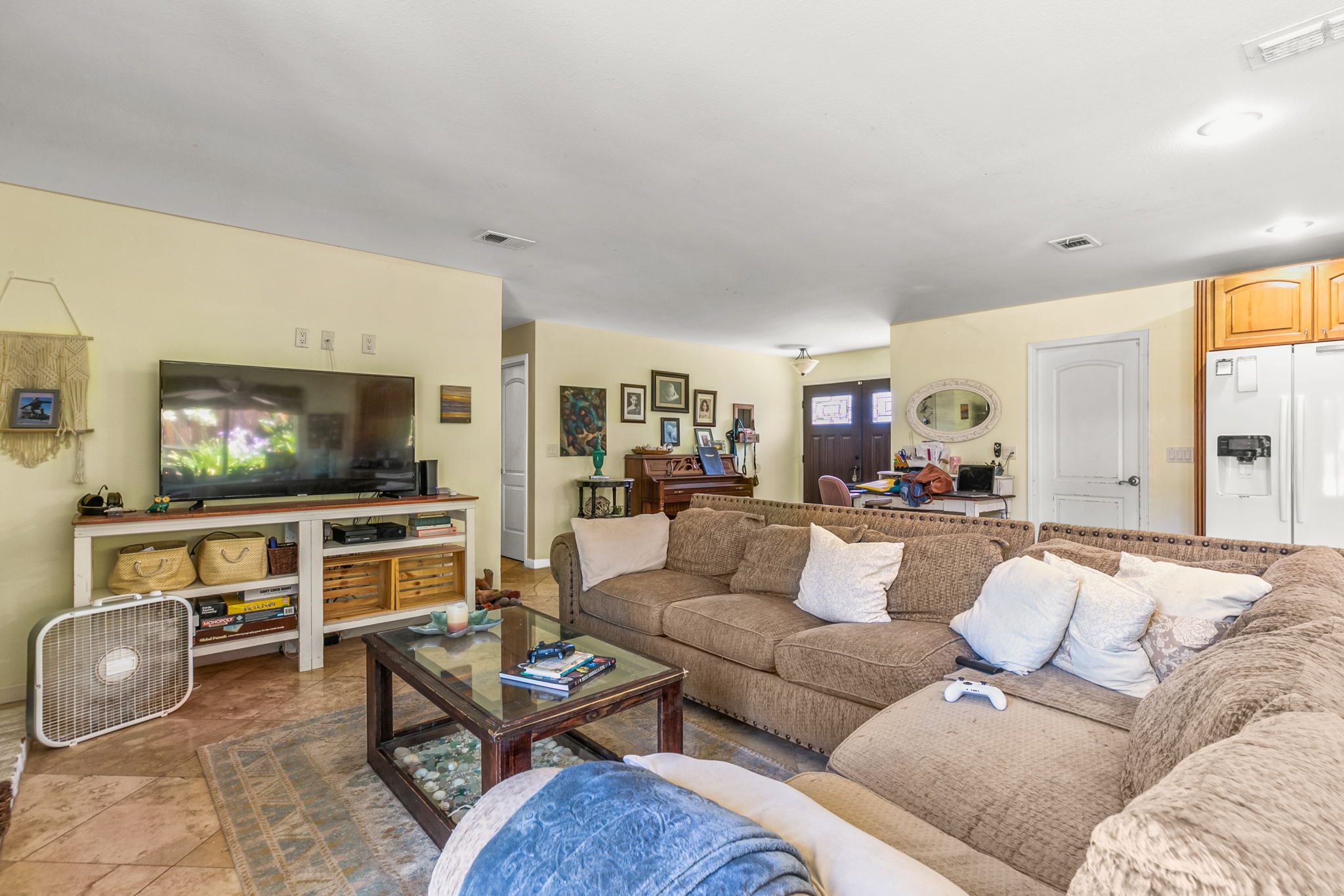 10578 Almond Ave, Oak View, CA 93022 | Upmarket Media