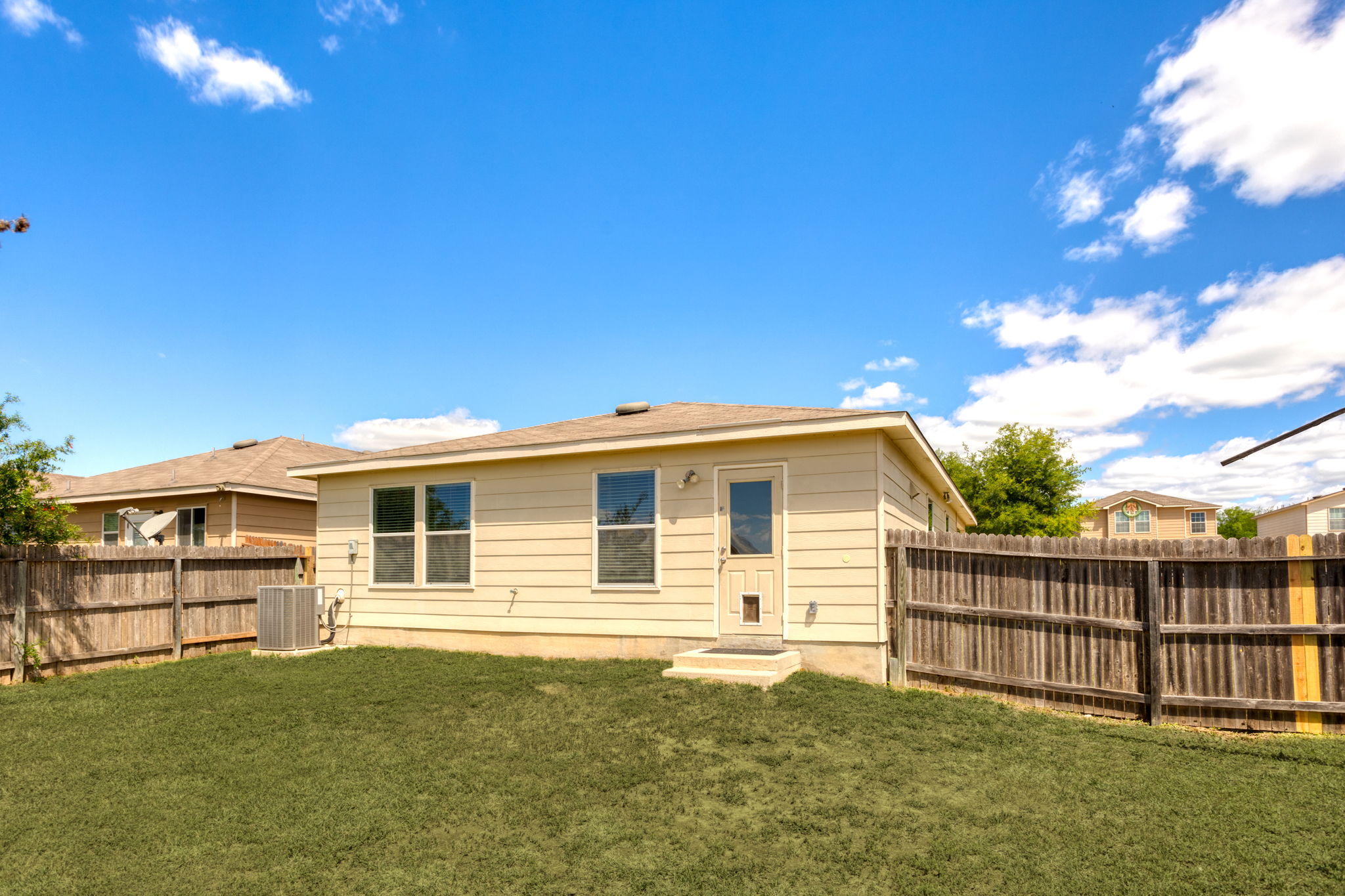 10806 Gunsel Trail, San Antonio, TX 78245 | MrHevia Media