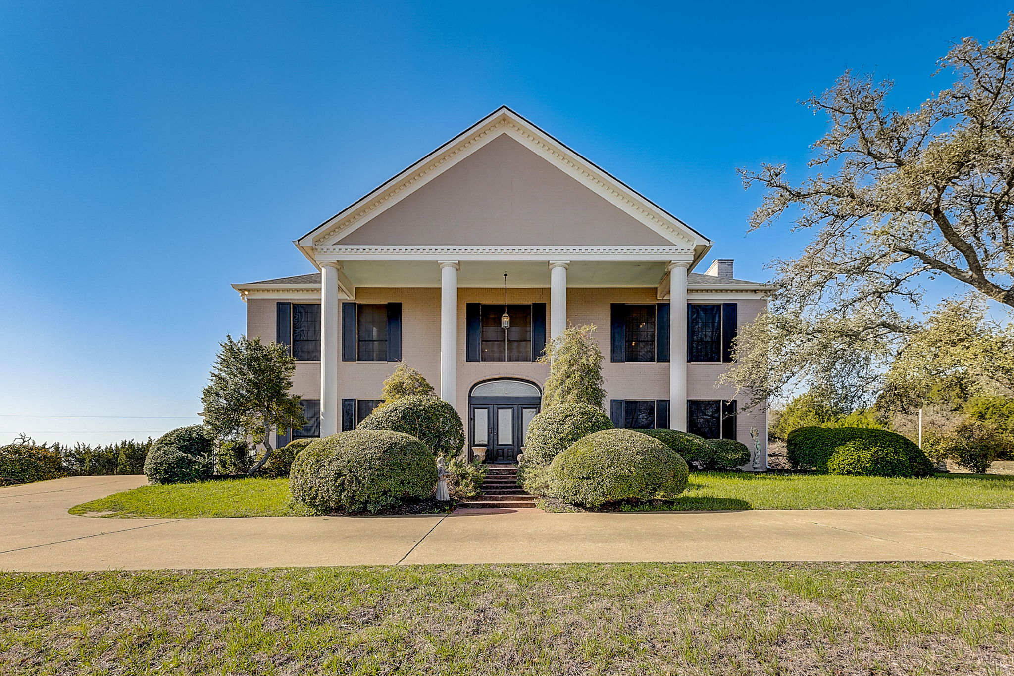 111 Lake Circle Ct, Weatherford, TX 76087 | Zillow Media Experts