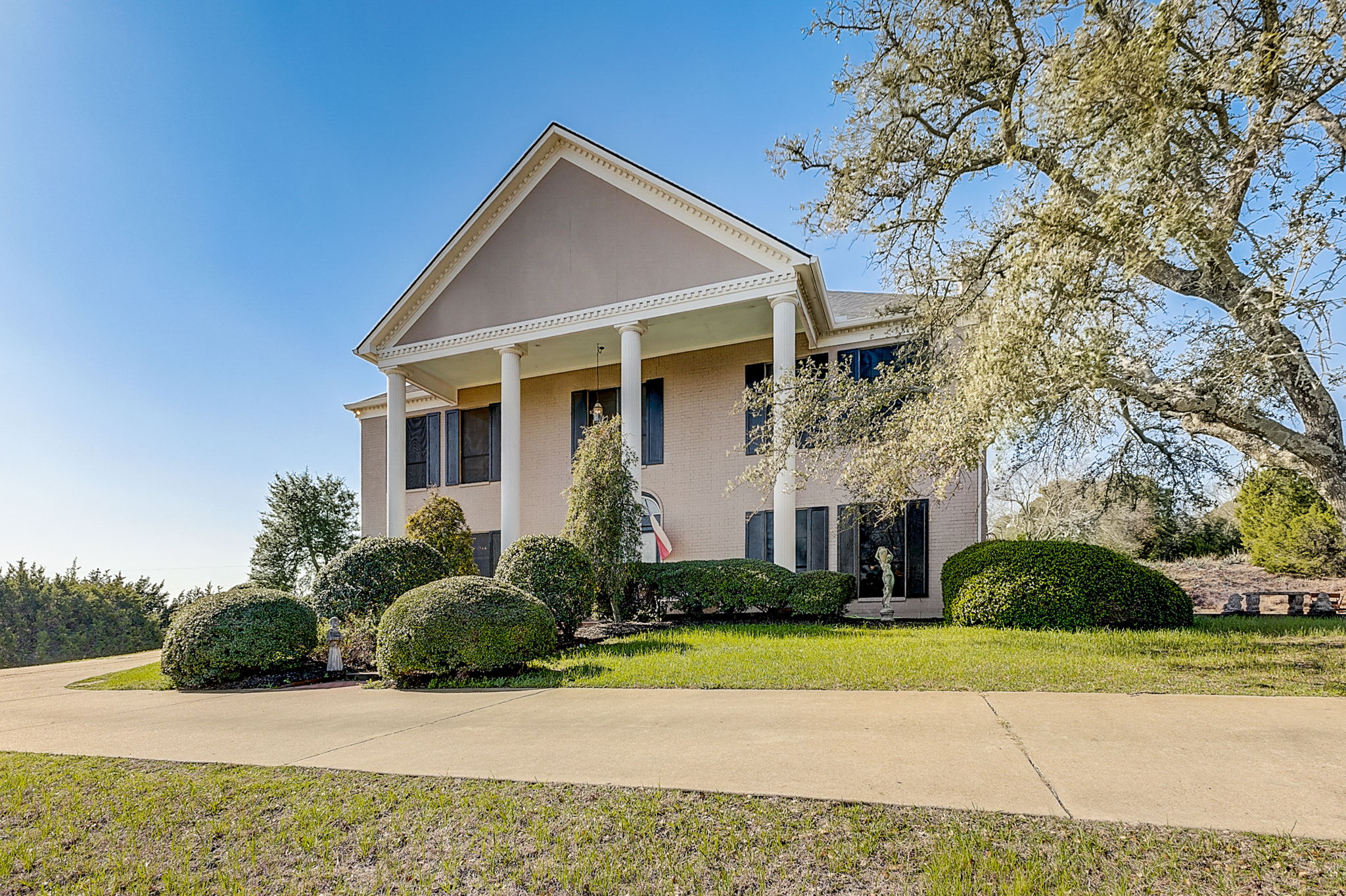 111 Lake Circle Ct, Weatherford, TX 76087 | Zillow Media Experts