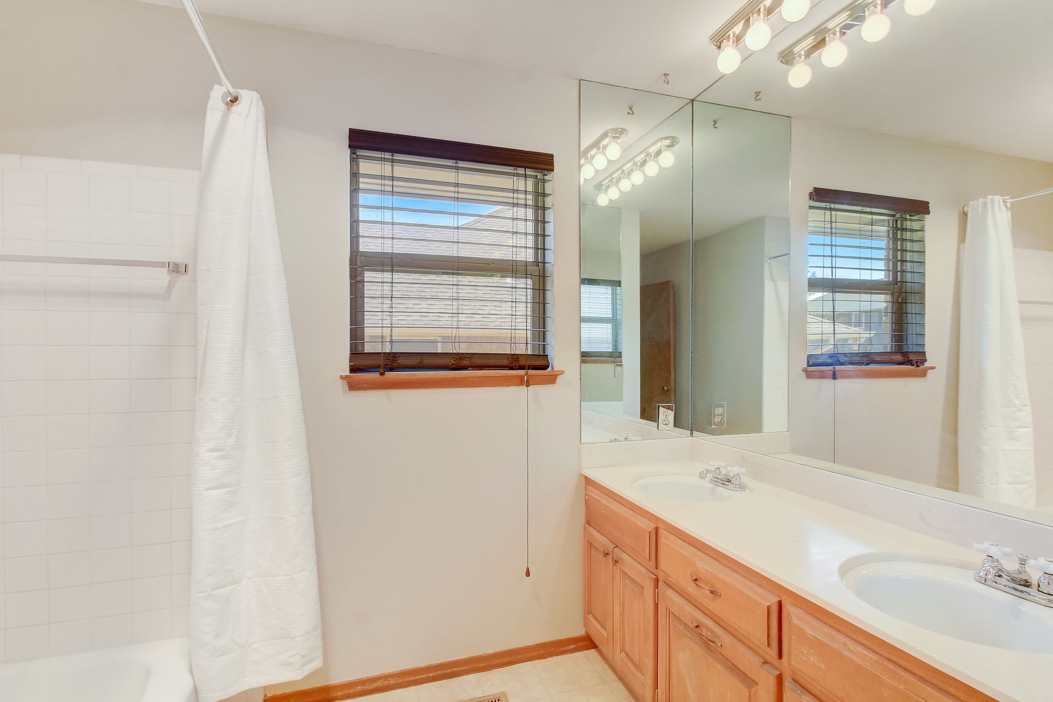 11113 Leaning Elm Rd, Oklahoma City, OK 73120 | Zillow Media Experts