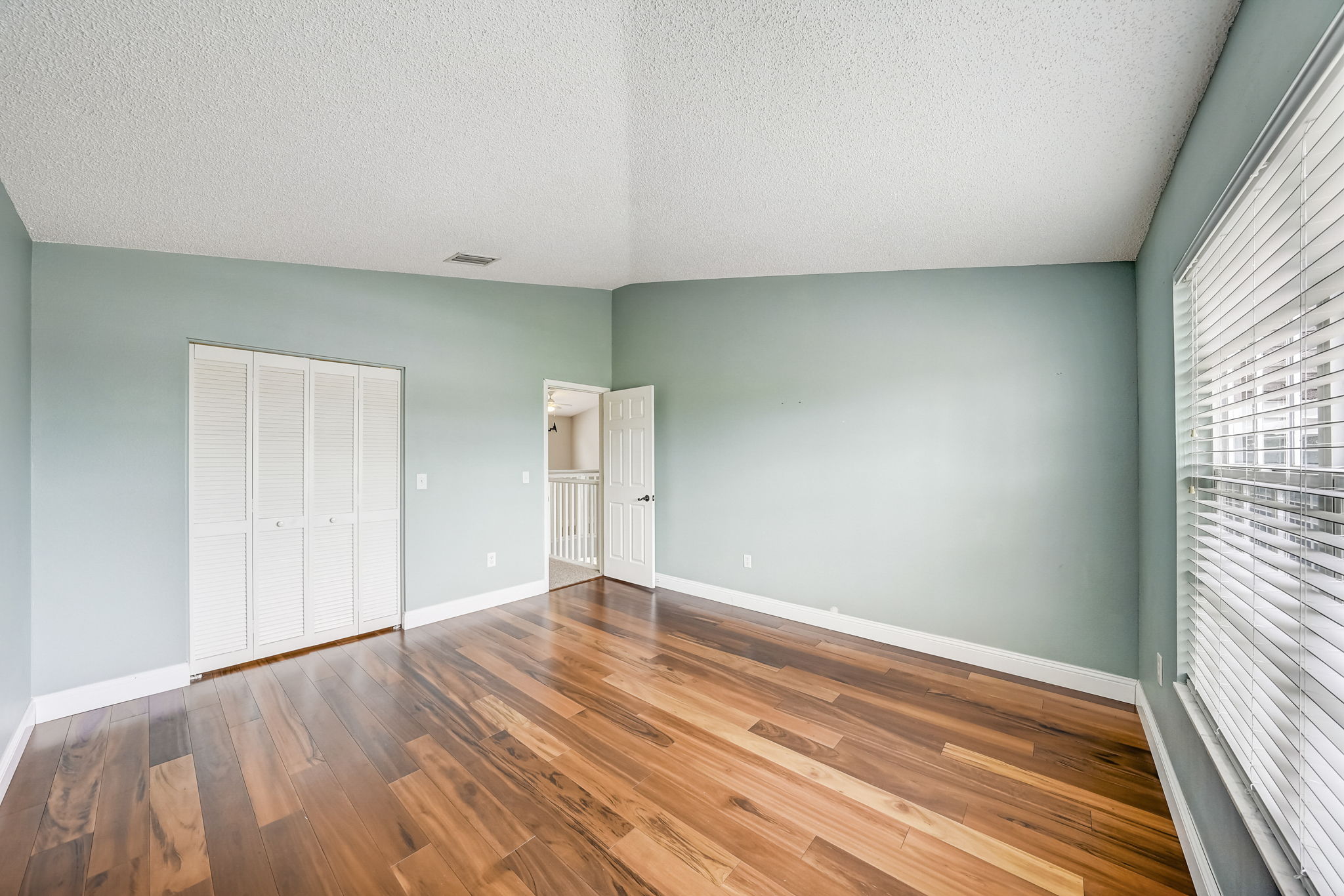 11405 Whispering Hollow Dr, Tampa, FL 33635 | Zillow Media Experts