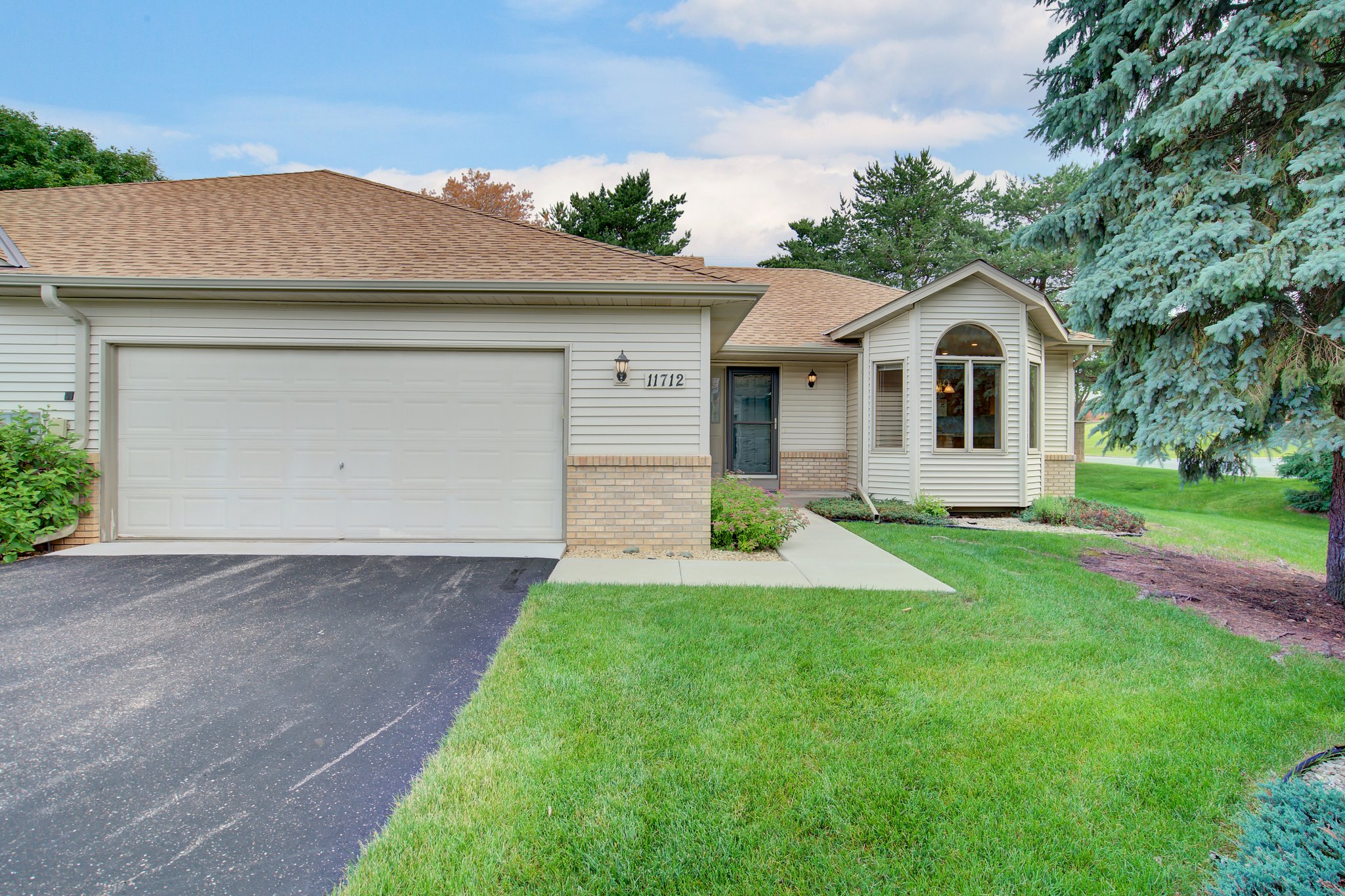 One Level Living in Maple Grove! | Nordy Photography