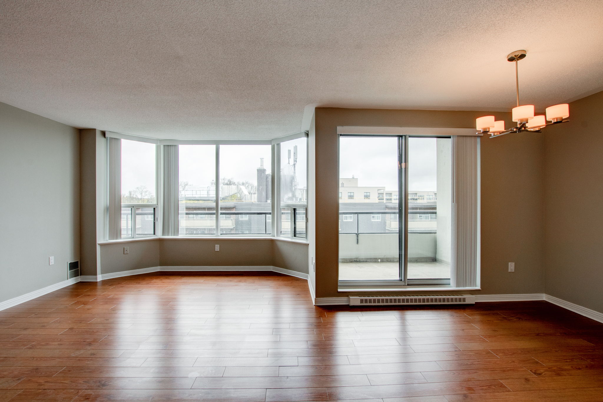 1180 Commissioners Rd W 703, London, ON N6K 4J2 | TourMe.ca / Lemontree