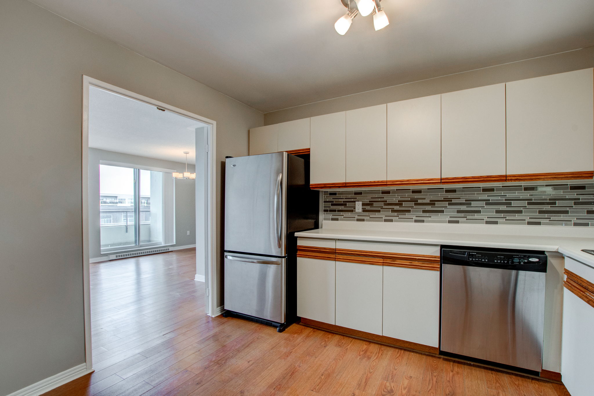 1180 Commissioners Rd W 703, London, ON N6K 4J2 | TourMe.ca / Lemontree