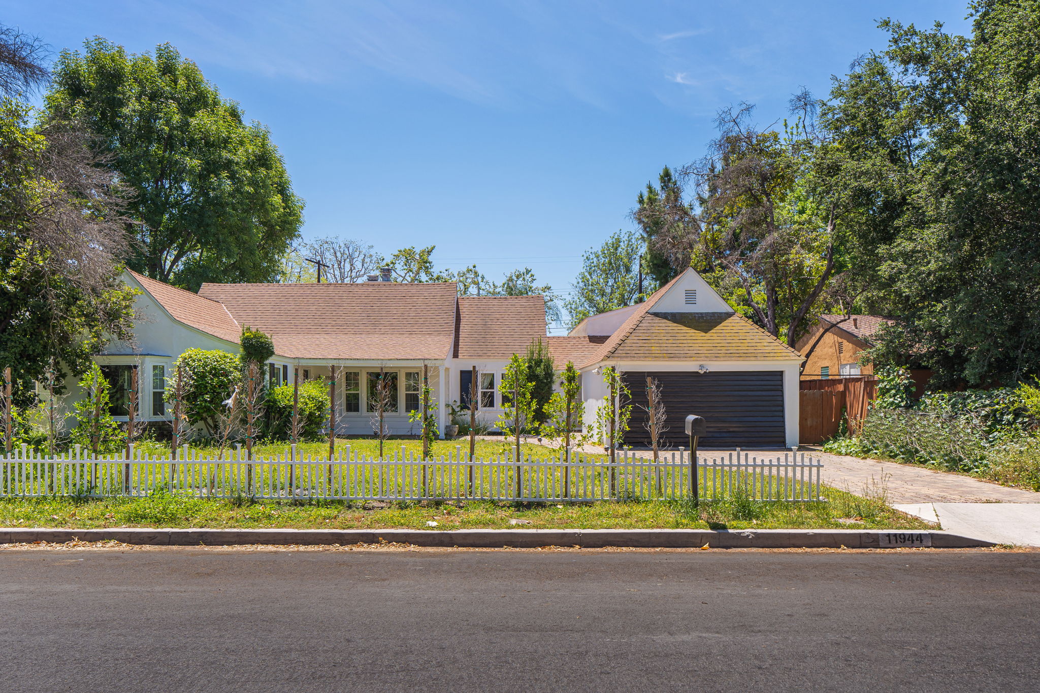 11944 Hesby St, Valley Village, CA 91607 | Noel Kleinman Real Estate ...