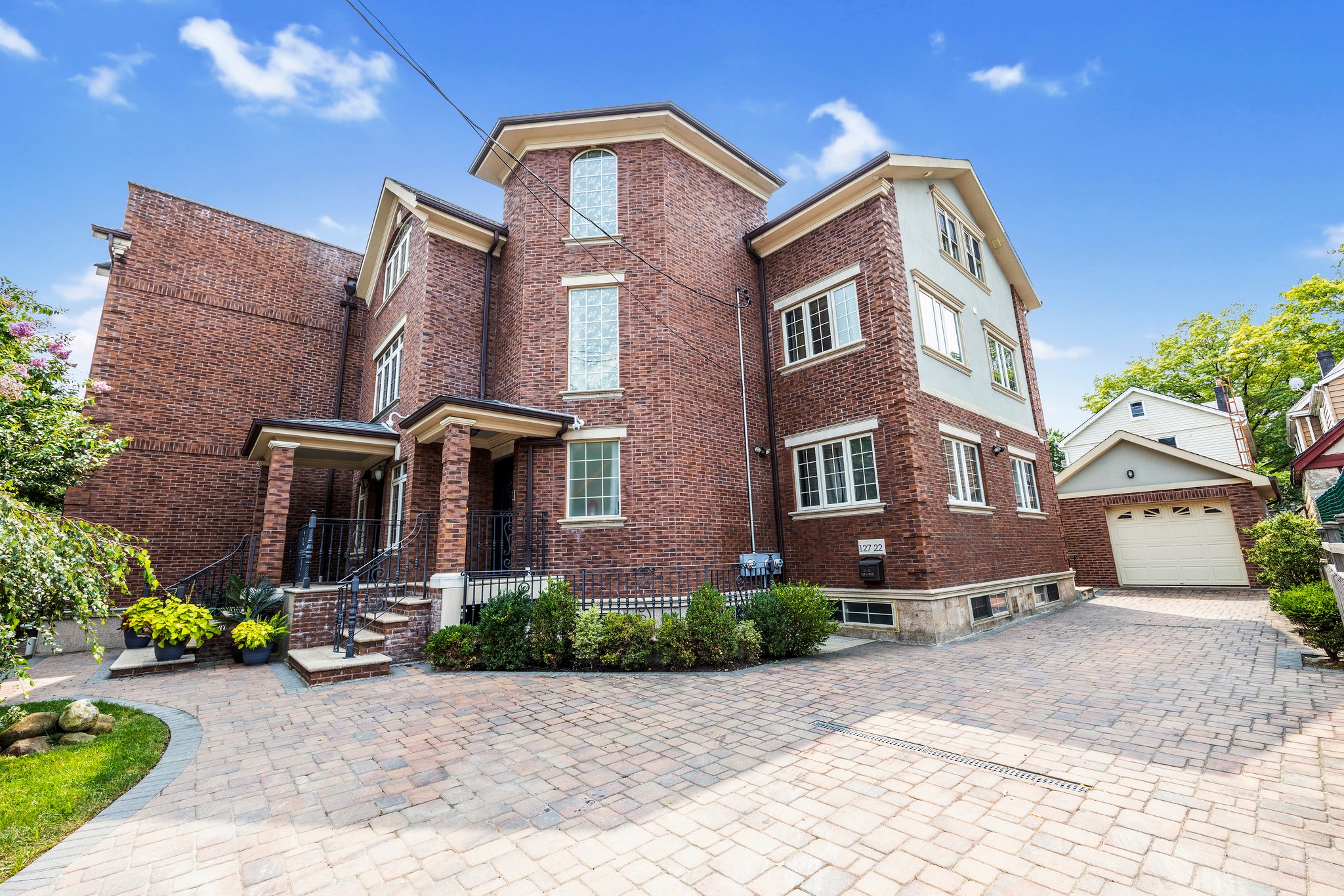 Kew Gardens Dream Home | The Snap Market