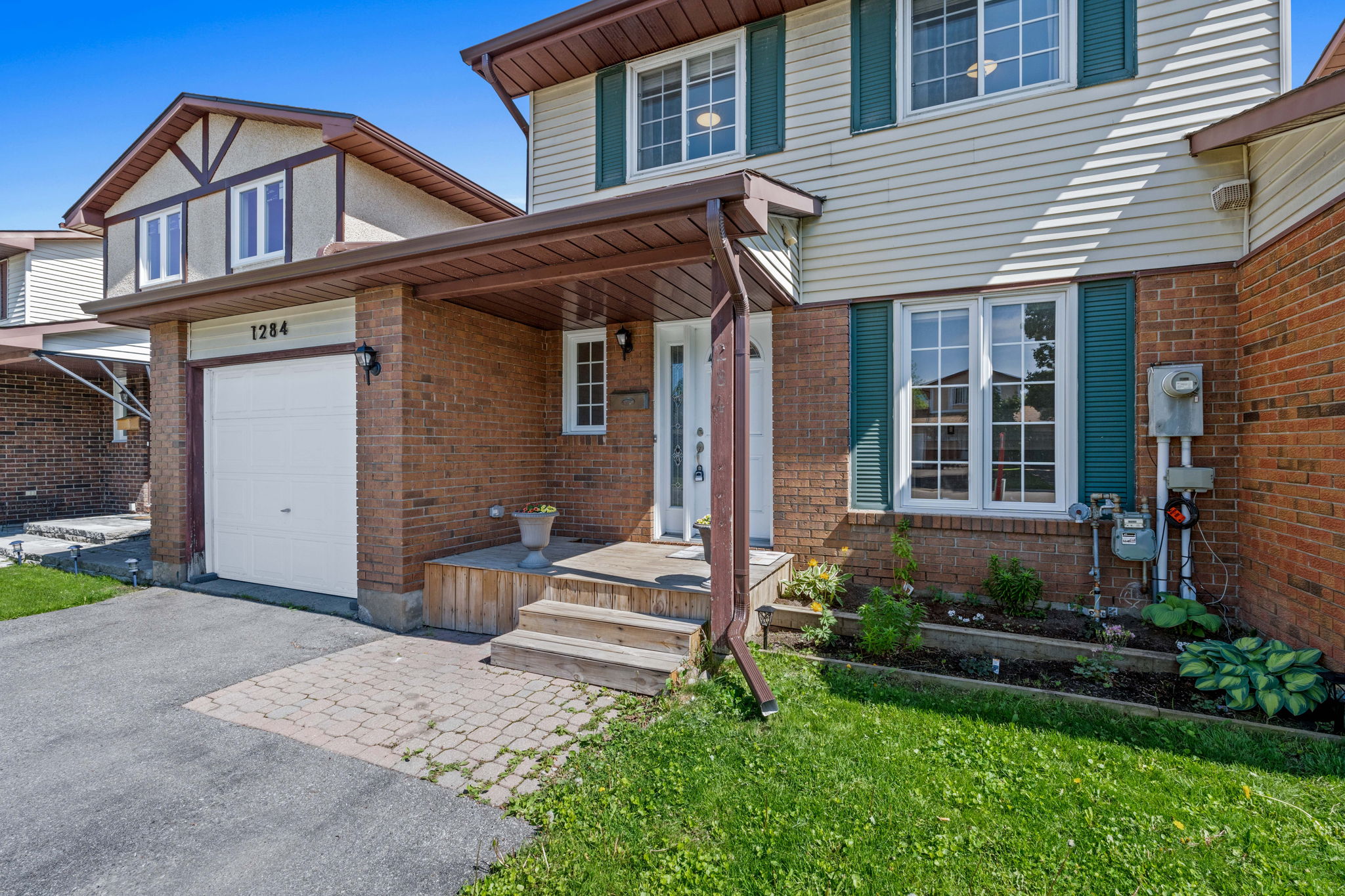 1284 Cedarcroft Crescent, Ottawa, ON K1B 5C7 | Inside Ottawa Media