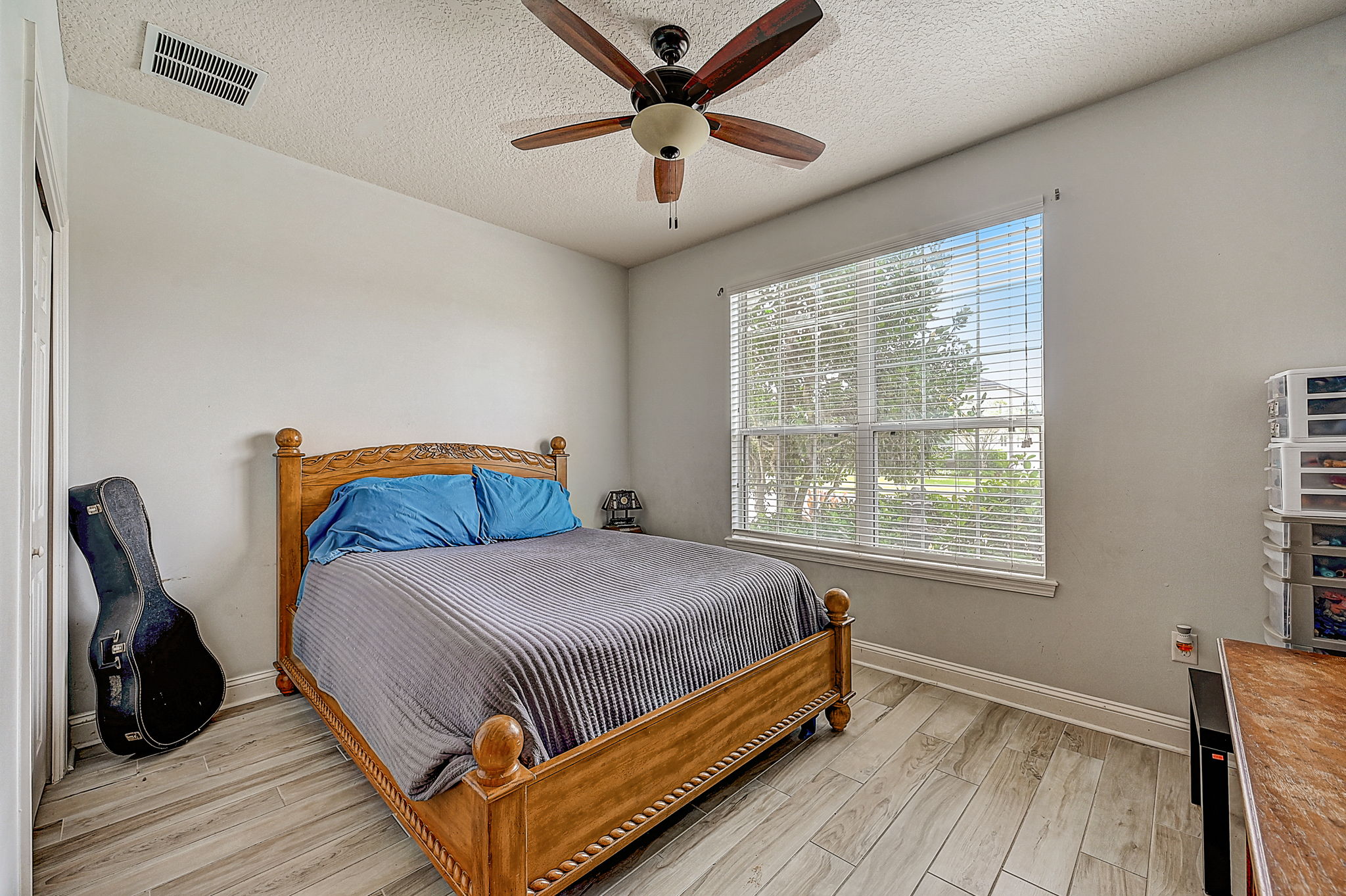 1301 Warbler Way, Middleburg, FL 32068 | Zillow Media Experts