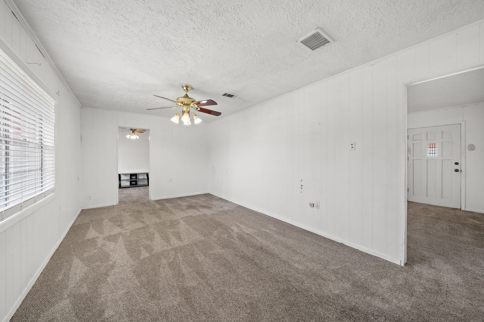 13106 Verdun Dr, Houston, TX 77049 | Strata Visuals
