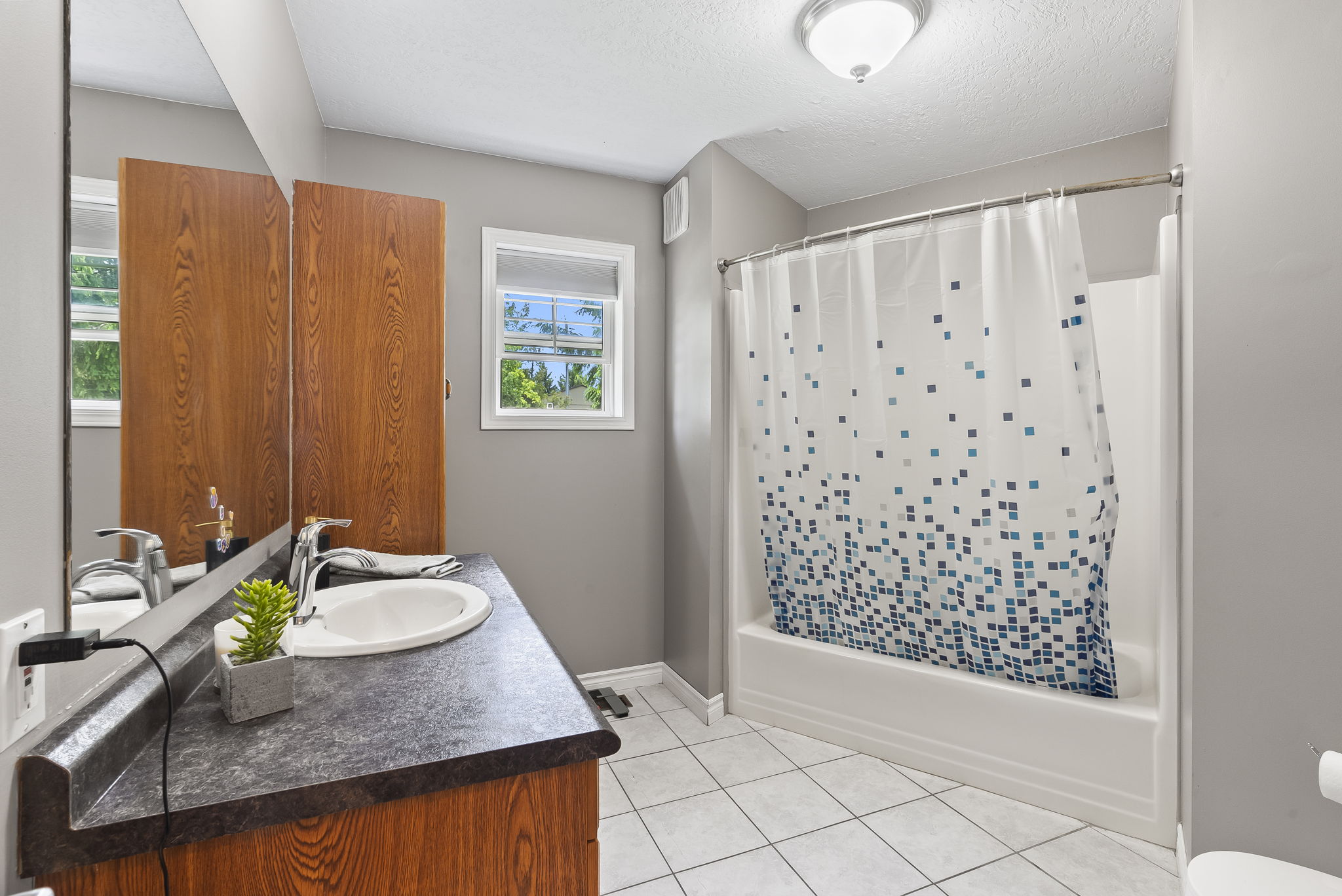 133 Clyde St Bluevale ON N0G 1G0 | House to Home Photography