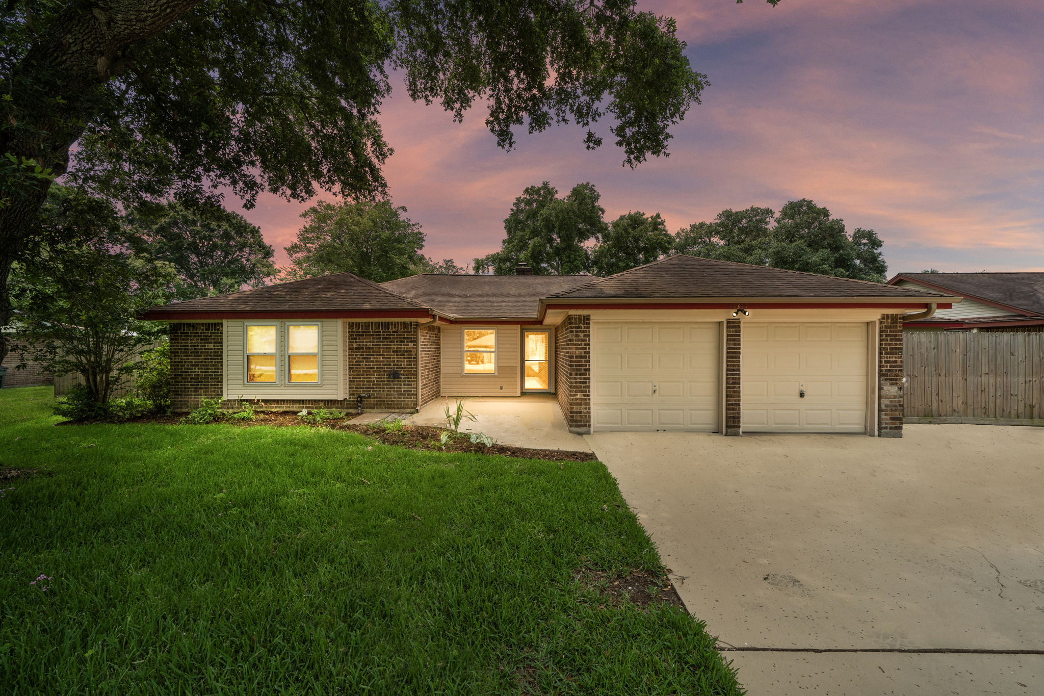 13317 Rene Cir, Santa Fe, TX 77510 | Strata Visuals