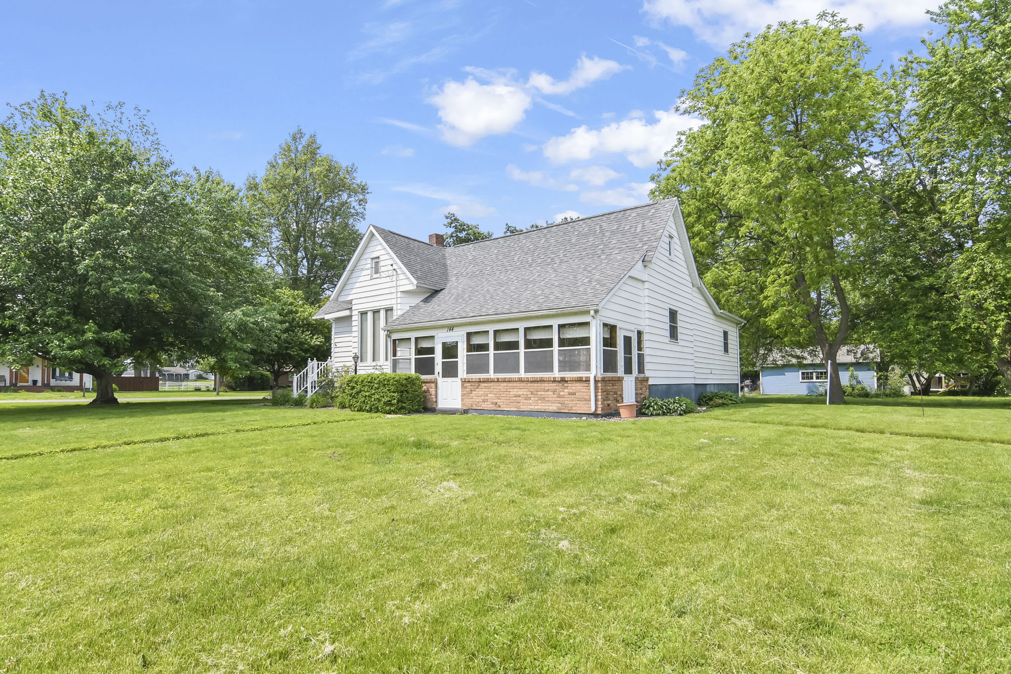 144 S Alkire St, Greenview, IL 62642 | Design Eyes Photography