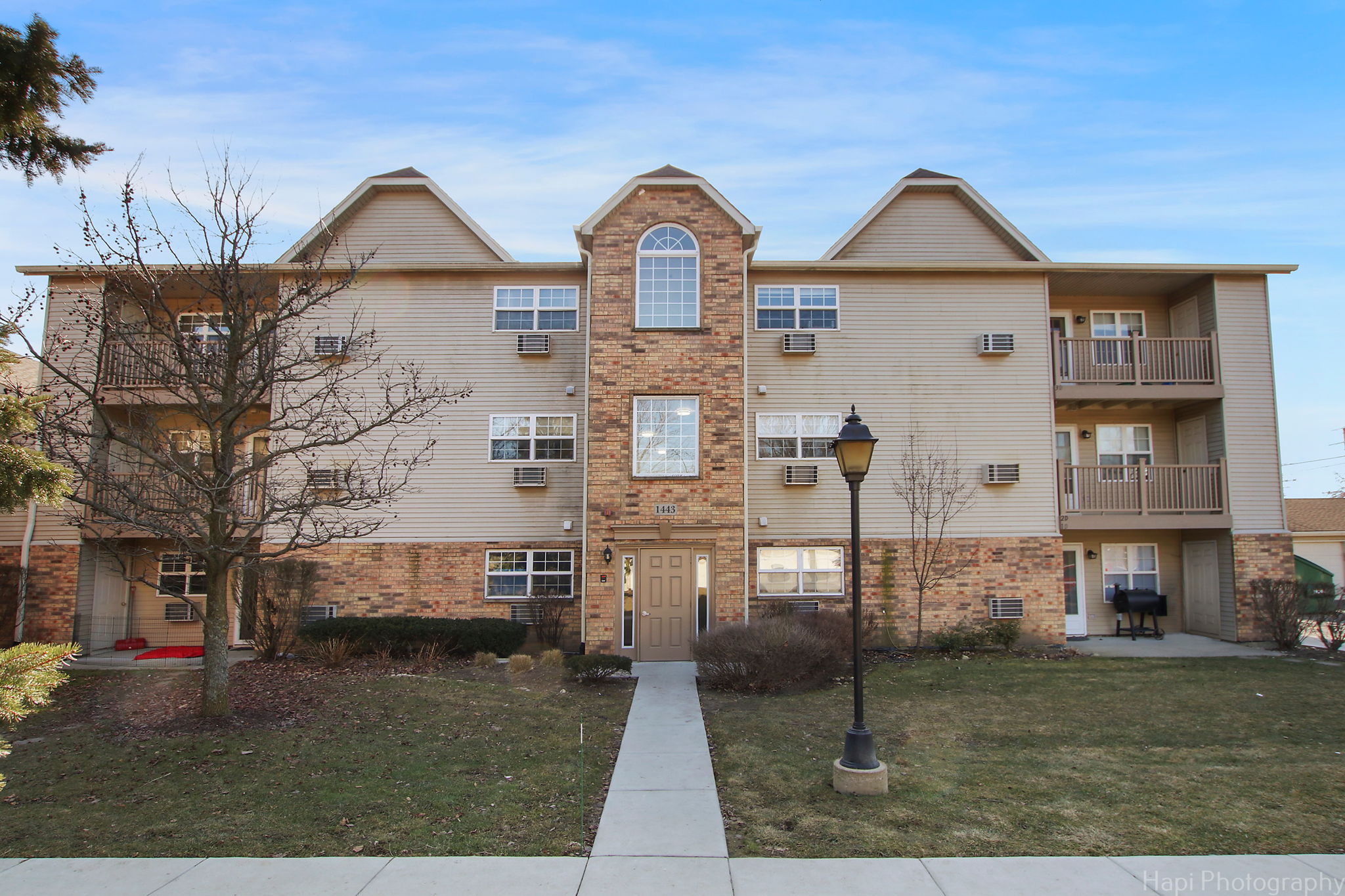 1443 Spring Brook Ct 1B, Round Lake Beach, IL 60073 | HAPI Photography