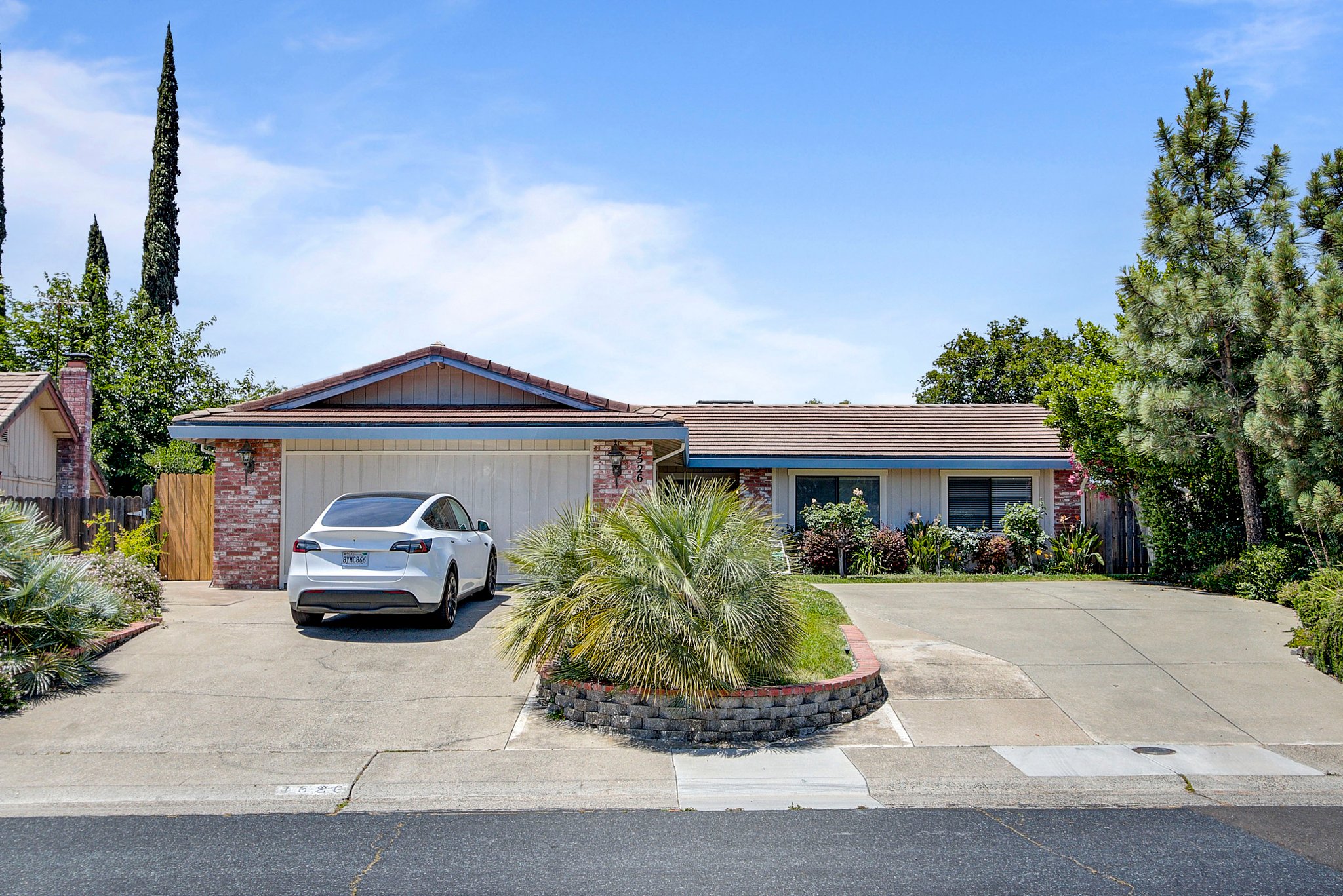 1526 Crestmont Oak Dr, Roseville, CA 95661