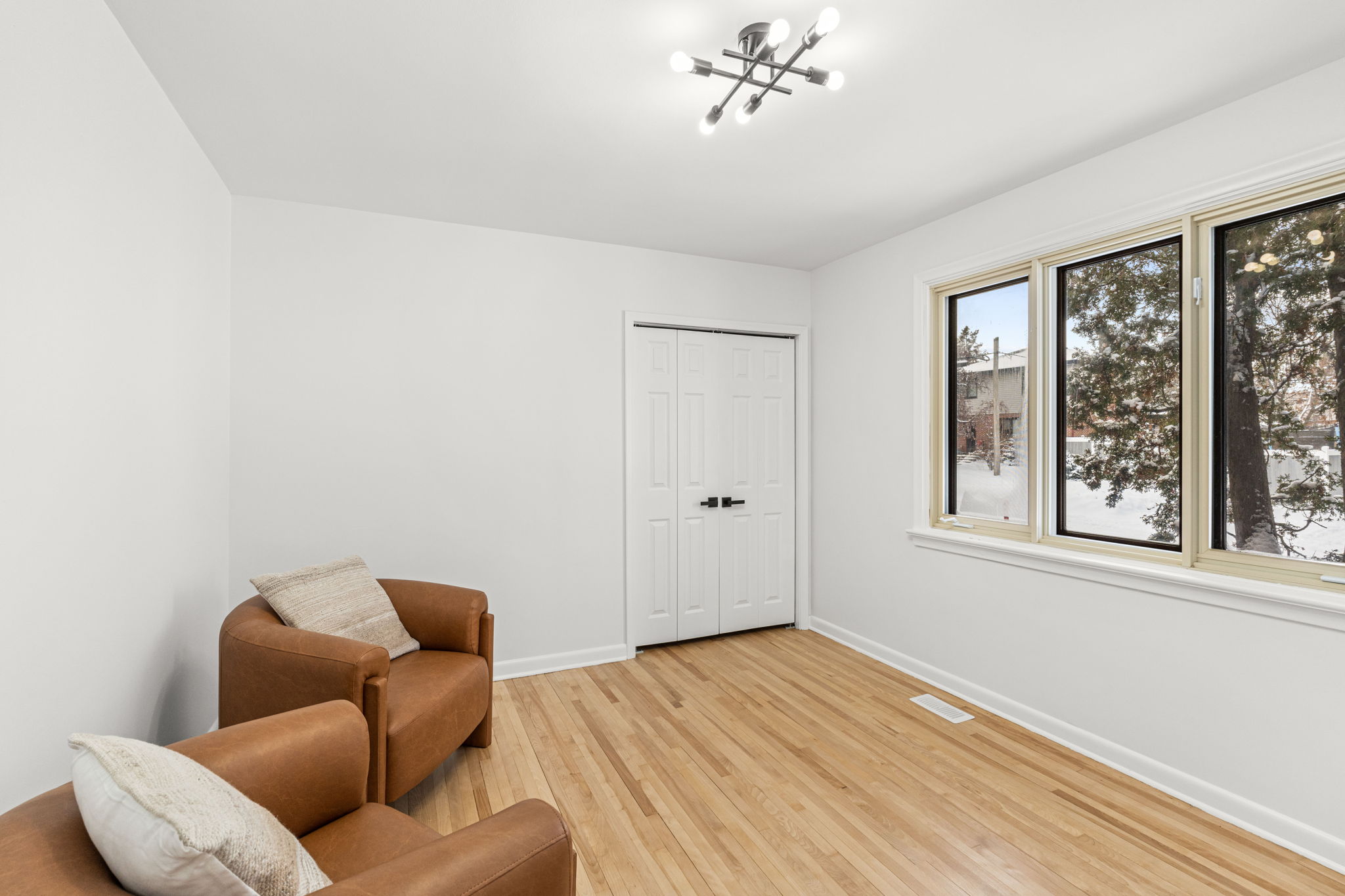 1579 Chaucer Ave, Ottawa, ON K1G 0R7 | Inside Ottawa Media