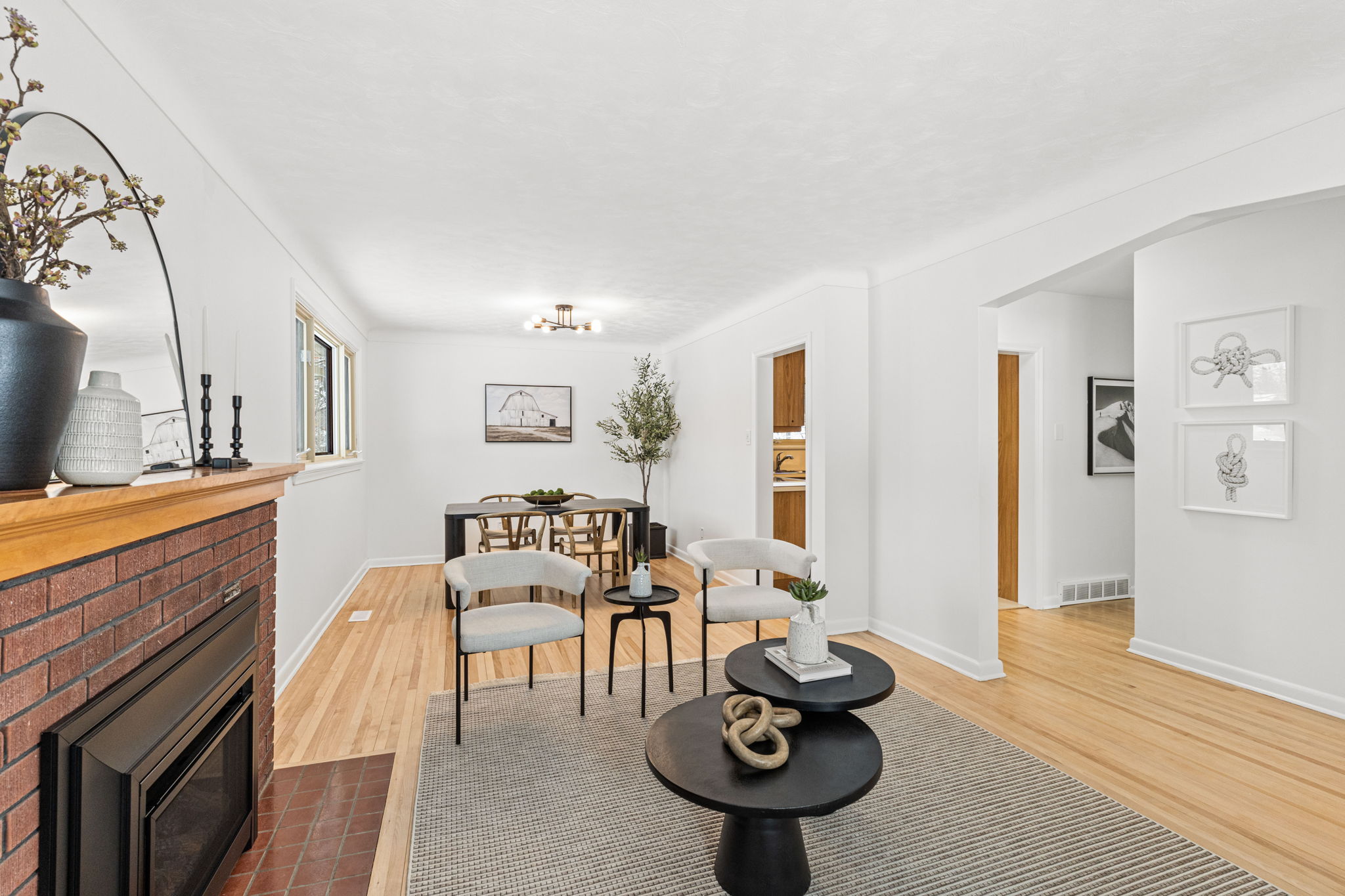 1579 Chaucer Ave, Ottawa, ON K1G 0R7 | Inside Ottawa Media