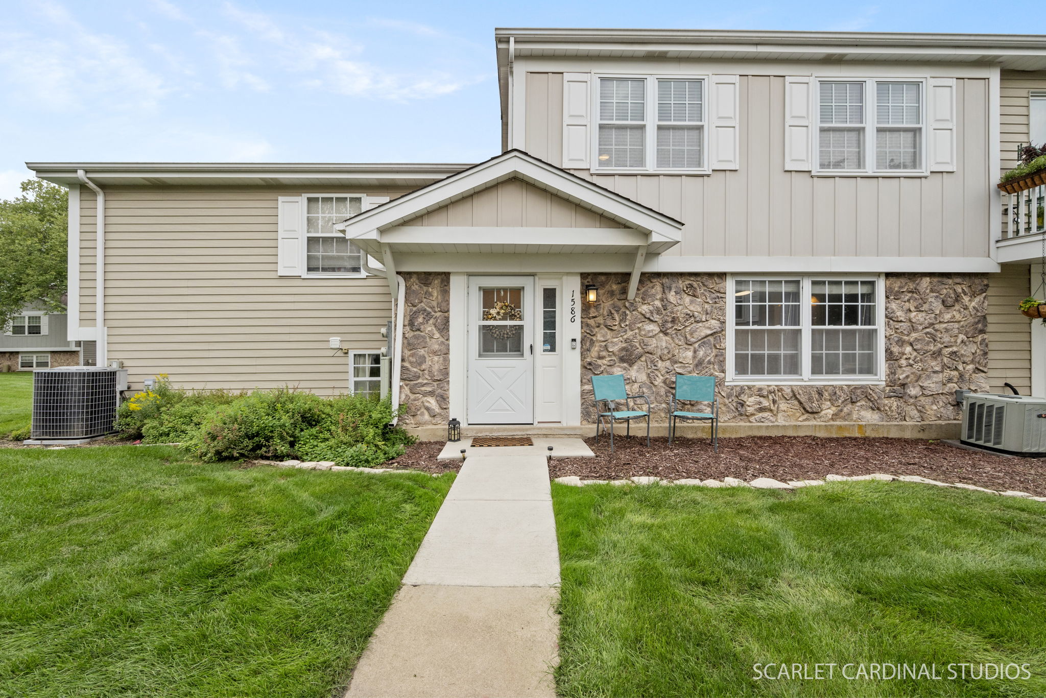 1586 Timber Trl, Wheaton, IL 60189