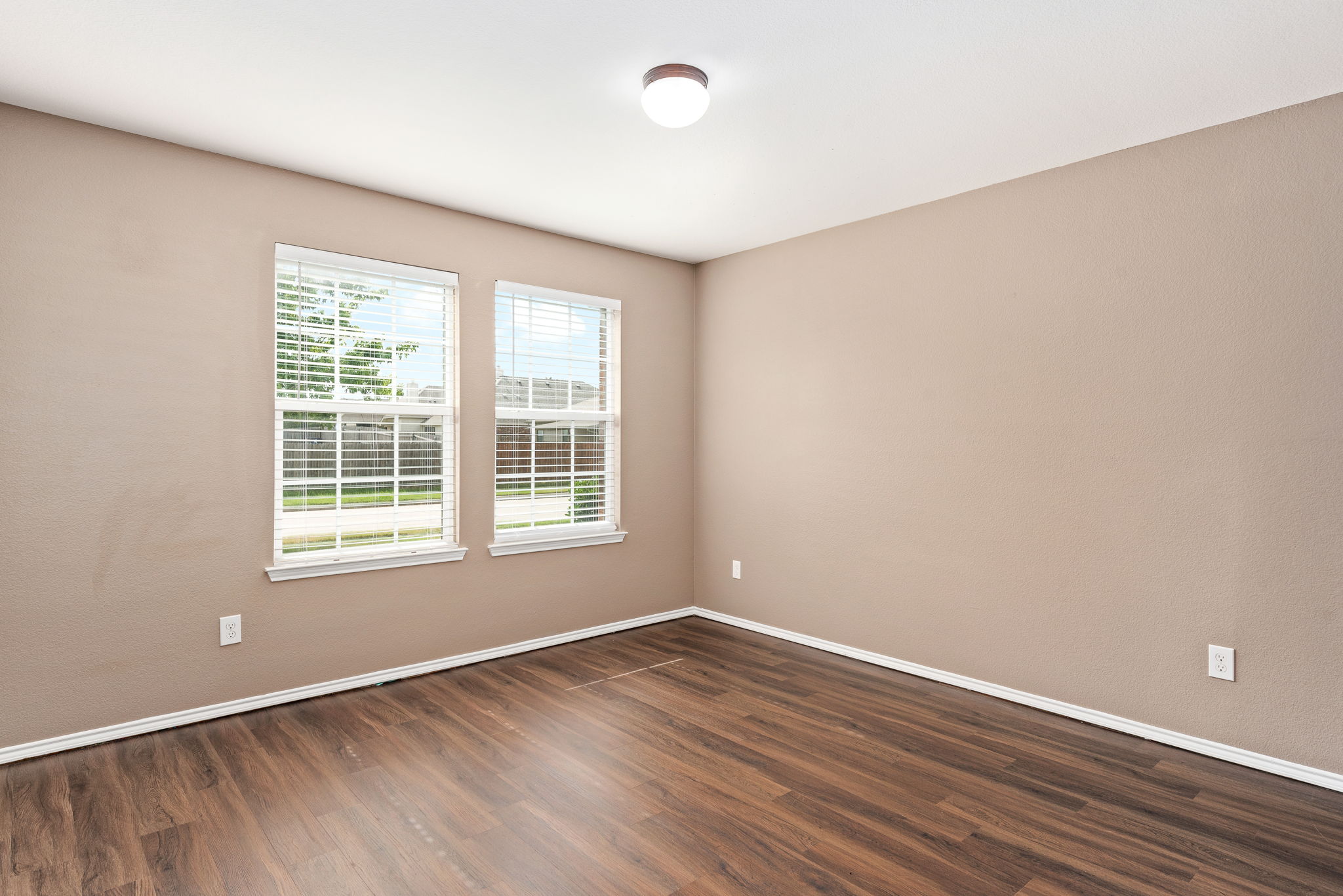 16317 Severn Ln, Fort Worth, TX 76247