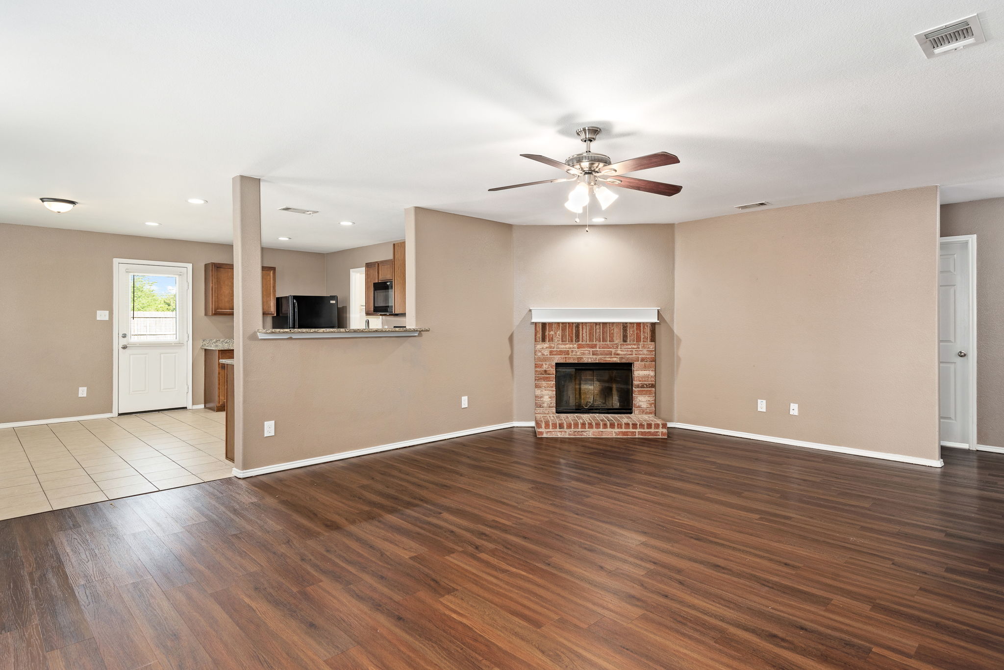 16317 Severn Ln, Fort Worth, TX 76247