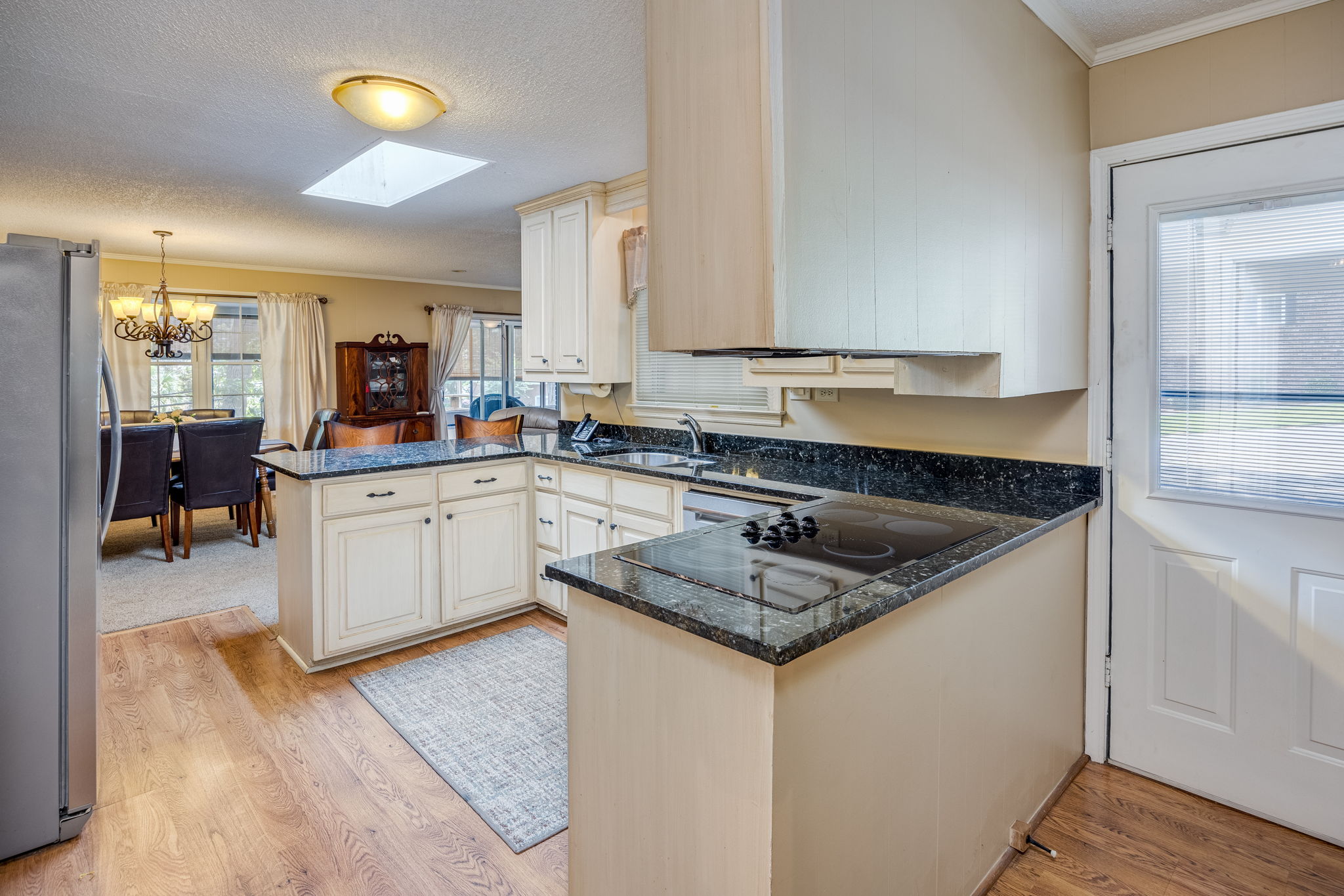 1700 Robin Crest Dr, West Columbia, SC 29169