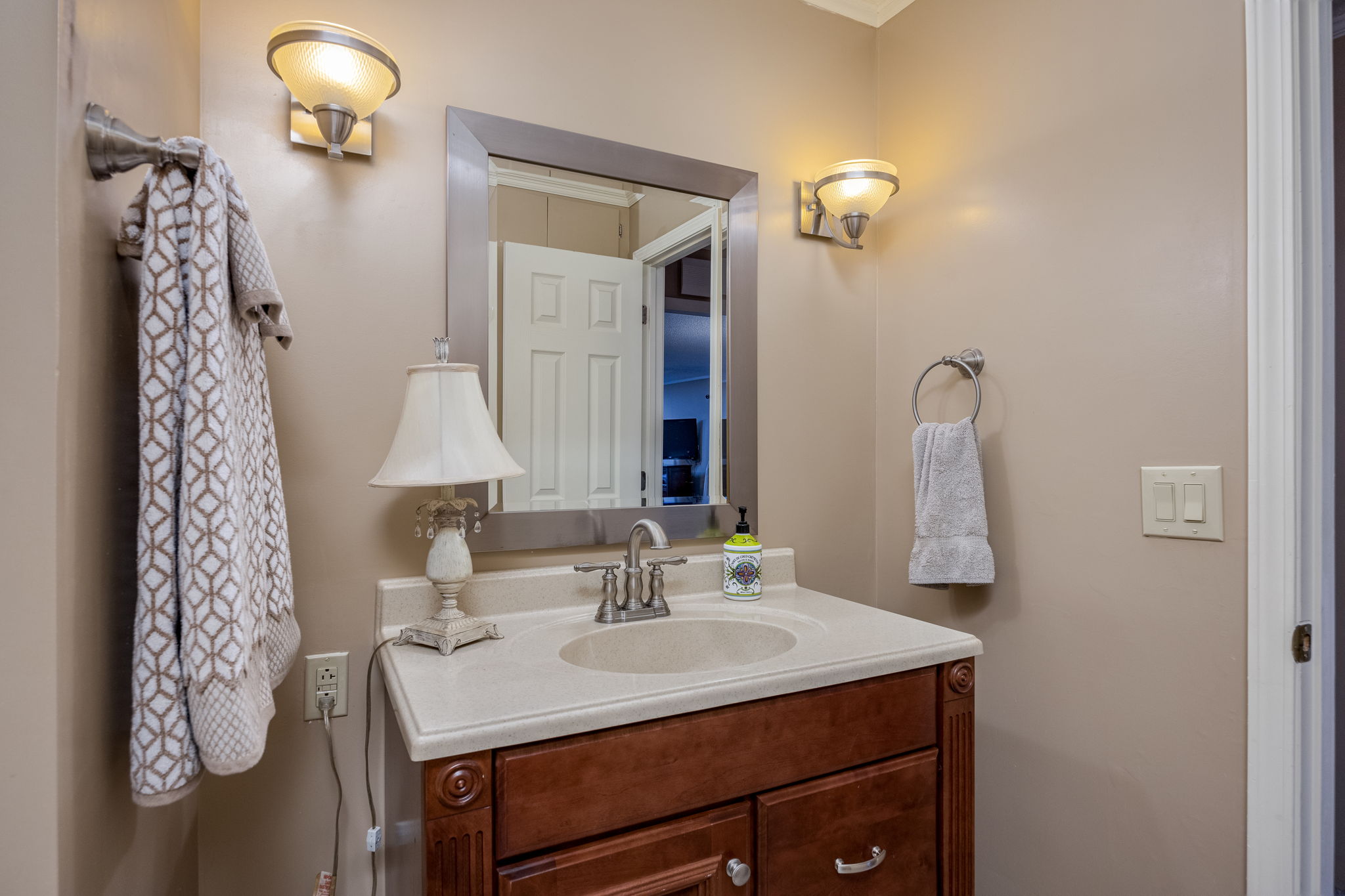 1700 Robin Crest Dr, West Columbia, SC 29169