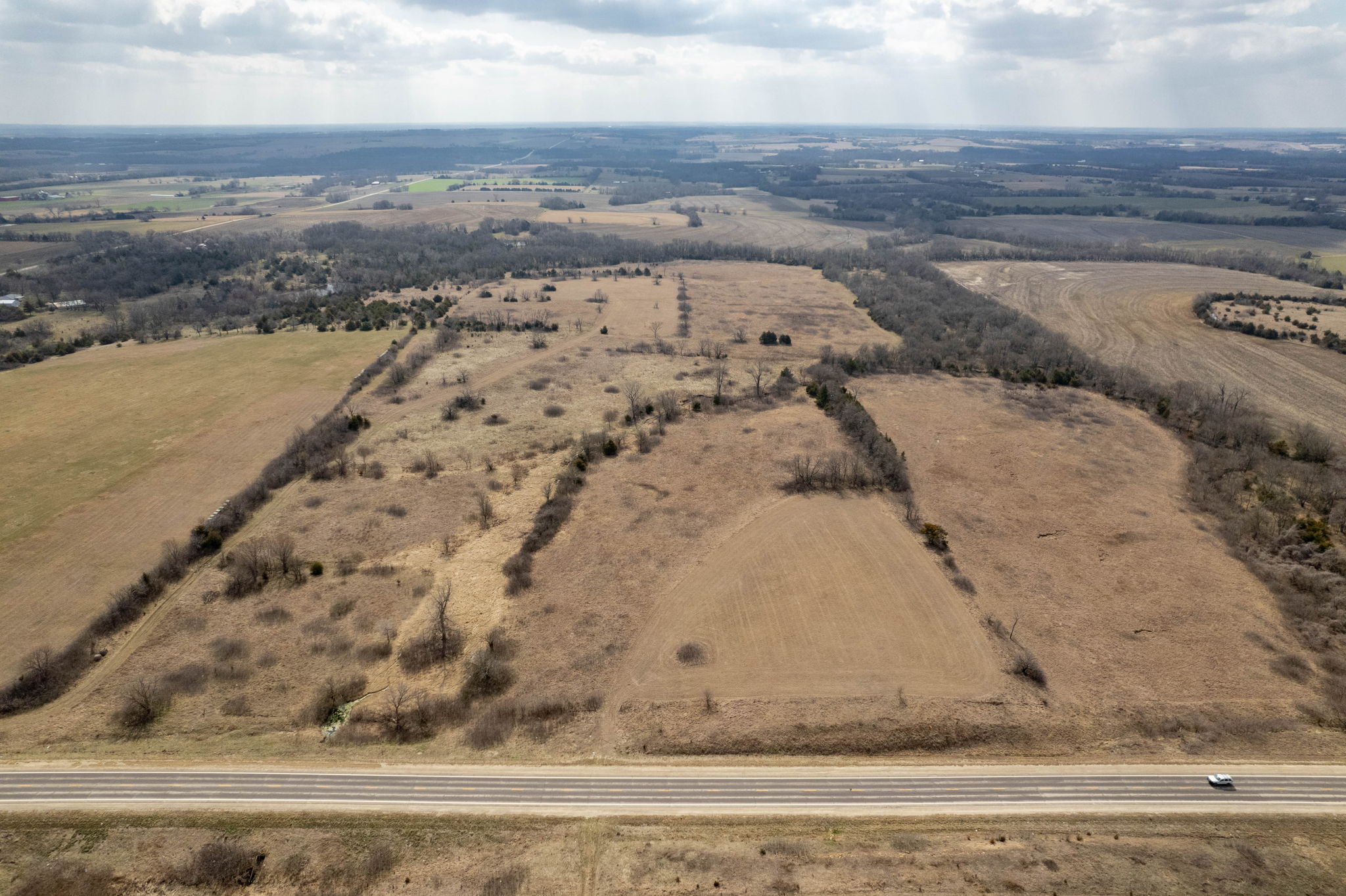 1750 KS-268, Lyndon, KS 66451 | First Showing Photography