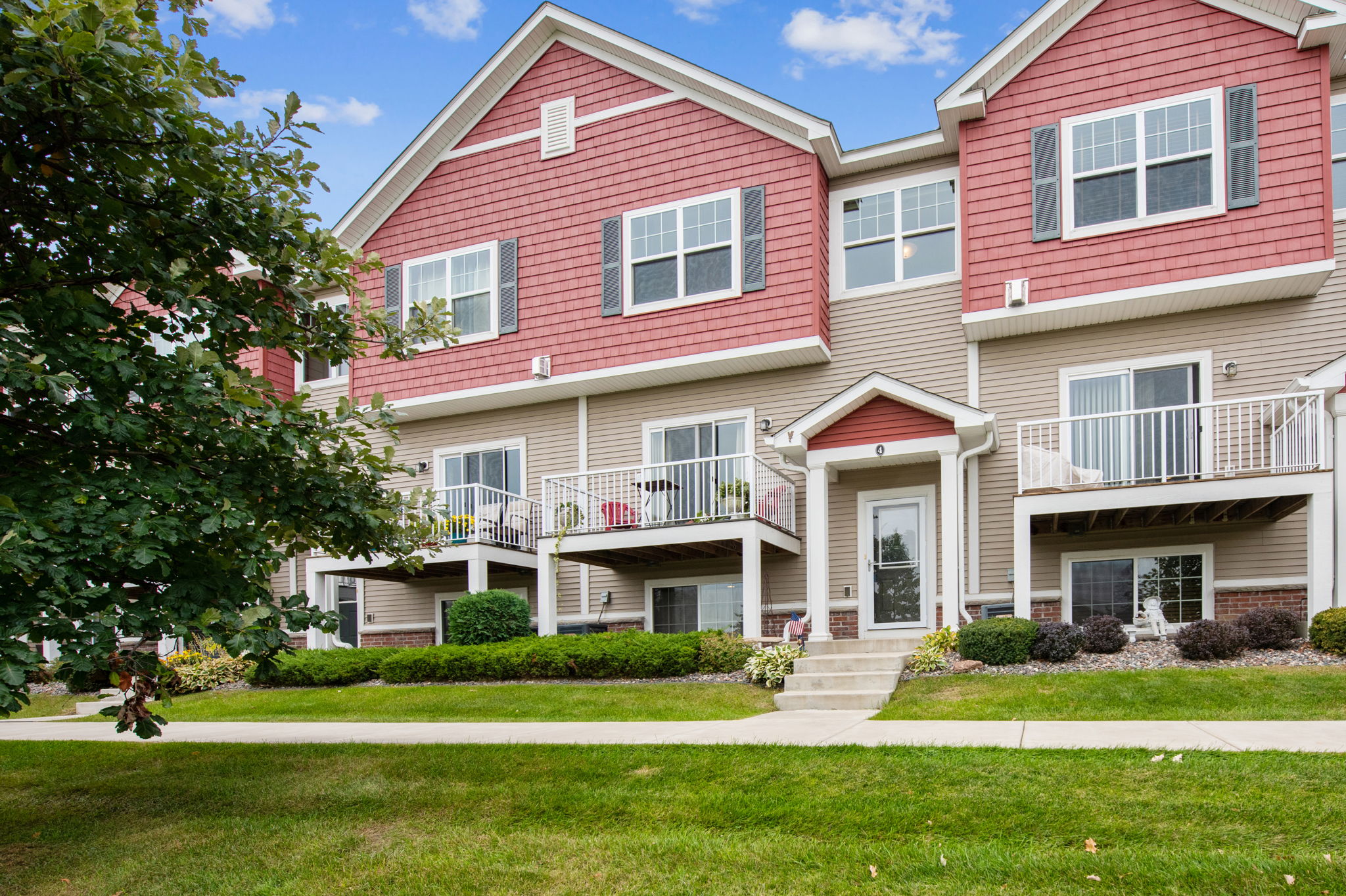 1806 Colonial Ln - Unit 4, Chanhassen, MN 55317 | Archi-Pix