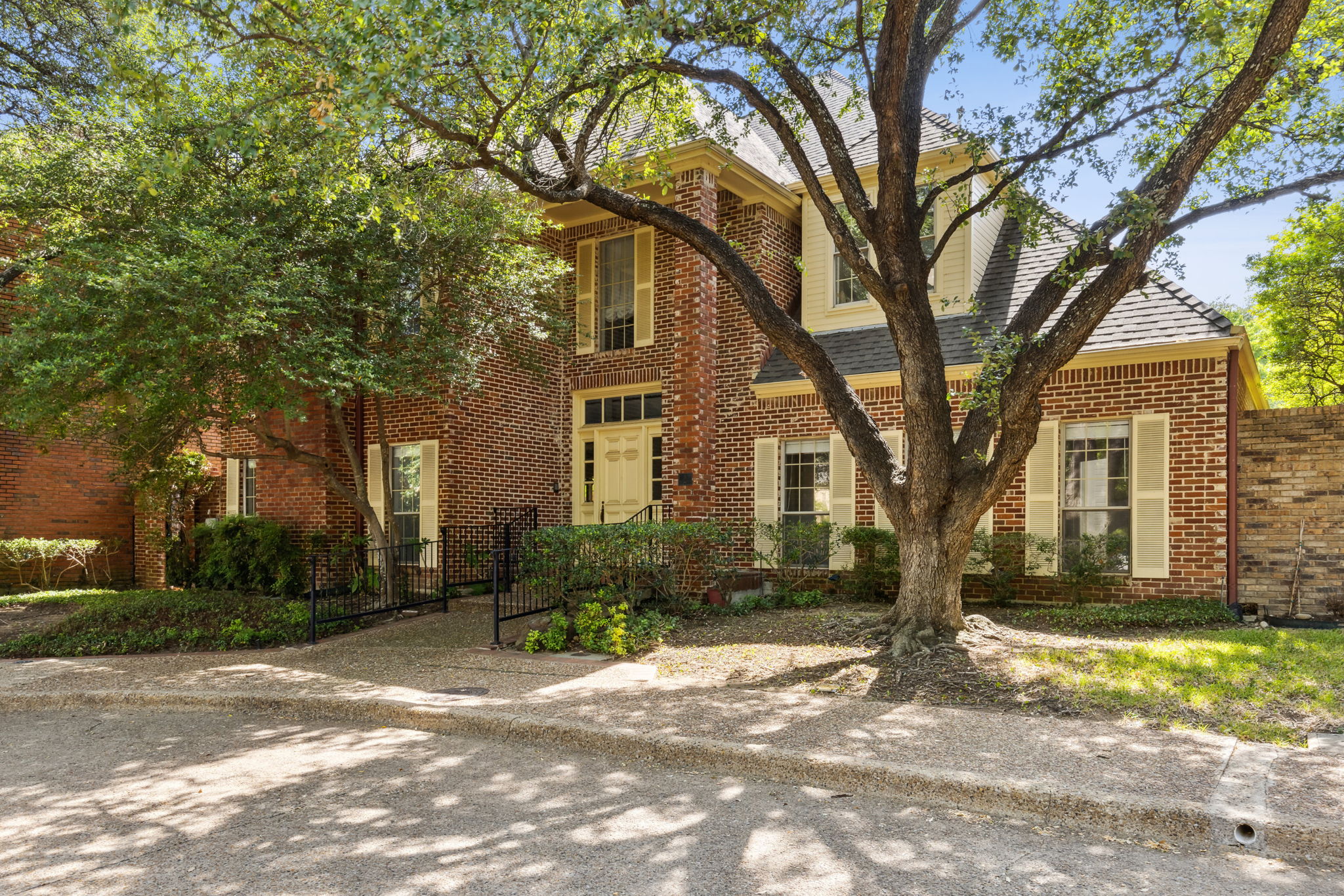 2 Parliament Place, Dallas, TX 75225 | The Doris Jacobs Group