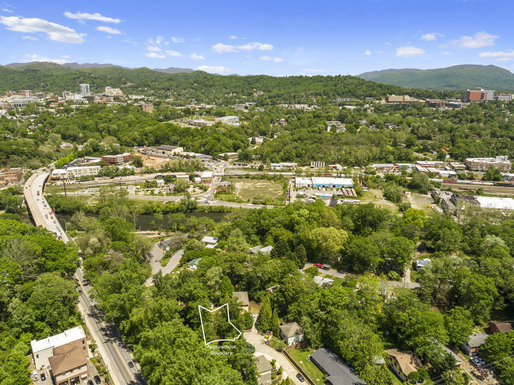 20 Riverlink Ln, Asheville, NC 28806 | WNCRealEstatePhotography