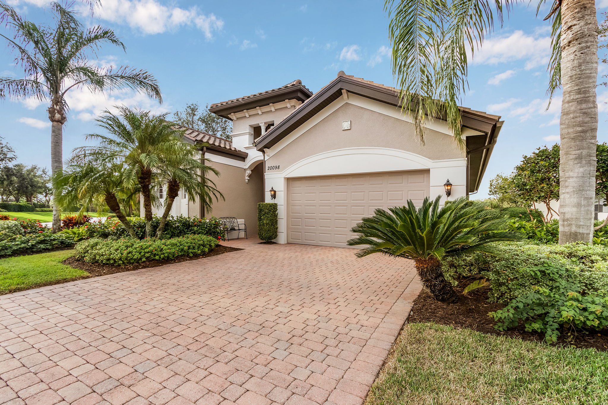 20098 Palermo Lake Court, Estero, Florida 33928 | VisualPRO Photography