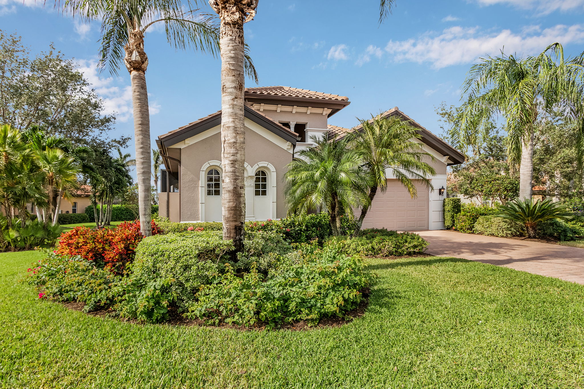 20098 Palermo Lake Court, Estero, Florida 33928 | VisualPRO Photography