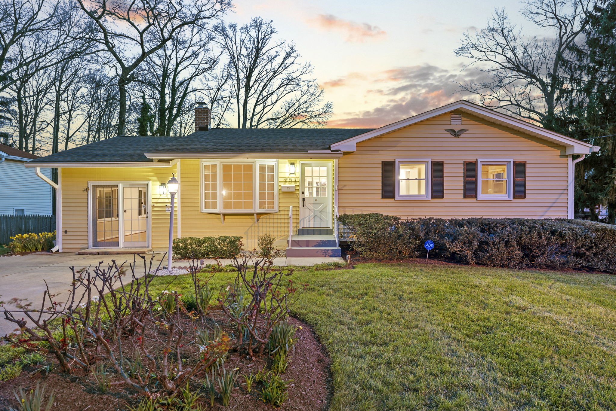 203 Hutton St, Gaithersburg, MD 20877