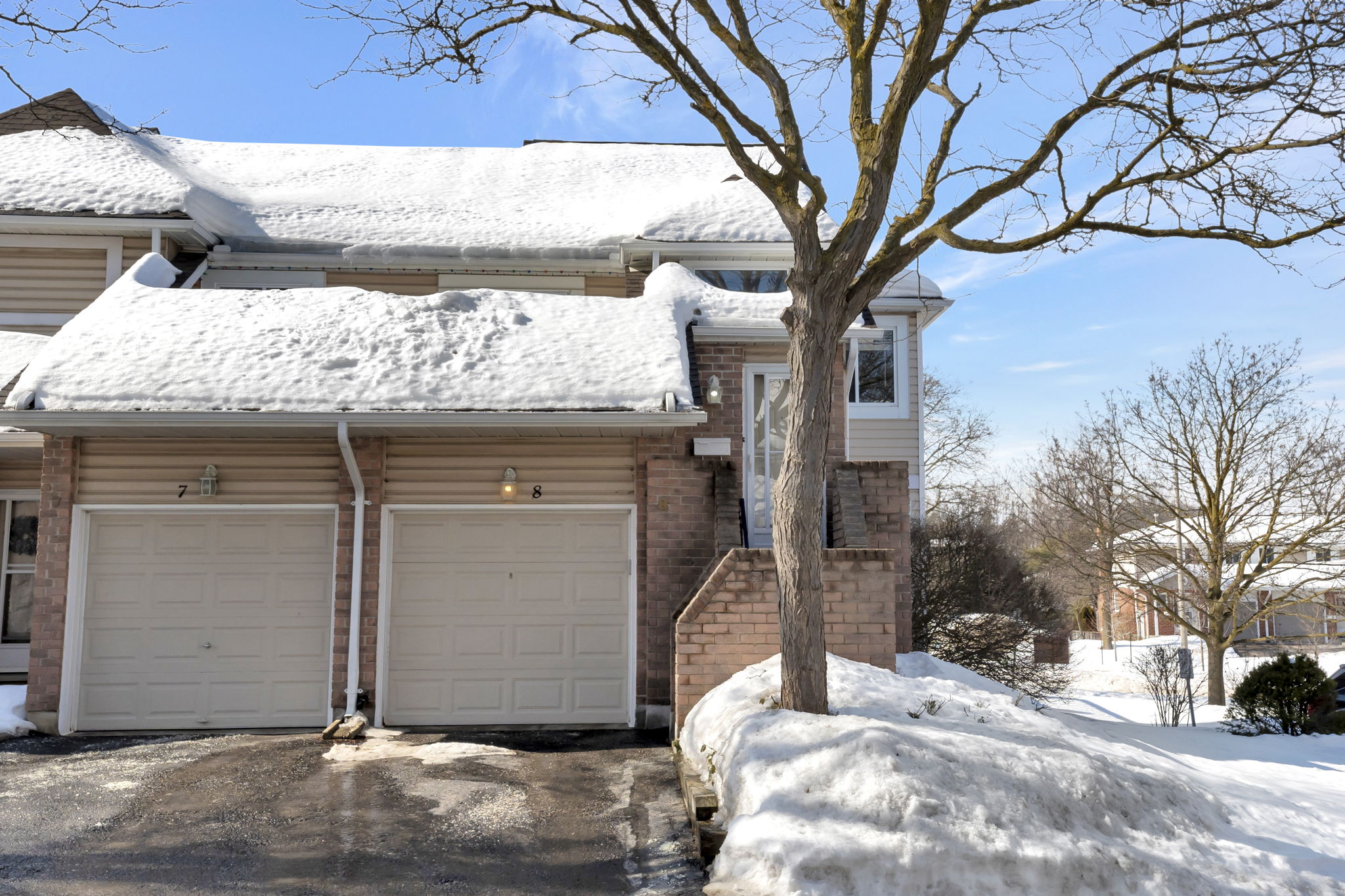 8-205 Highland Cres., Kitchener | Ground2Air Media