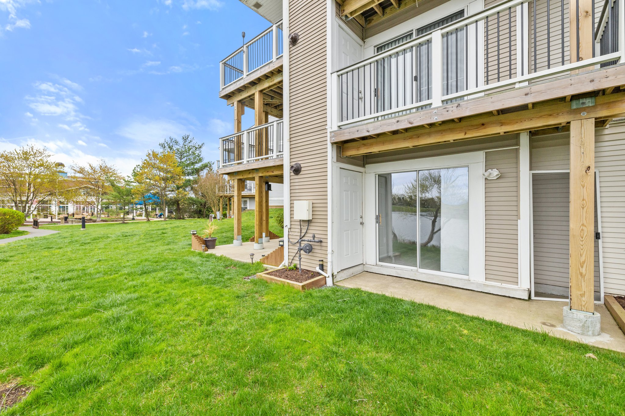 20572 Snowshoe Square 102, Ashburn, VA 20147 | Upward Studio