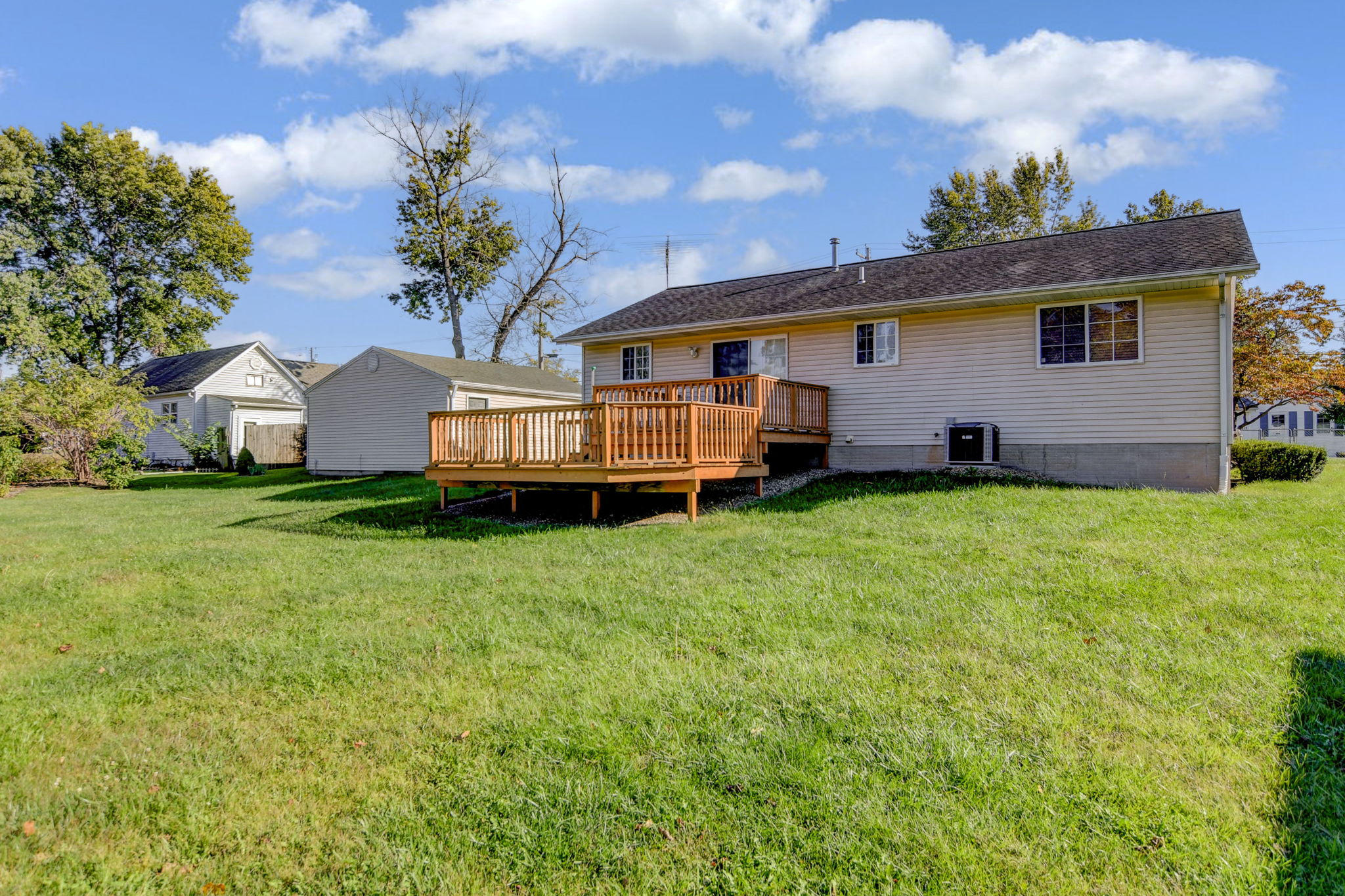 209 E Menard St, Riverton, IL 62561 | Design Eyes Photography