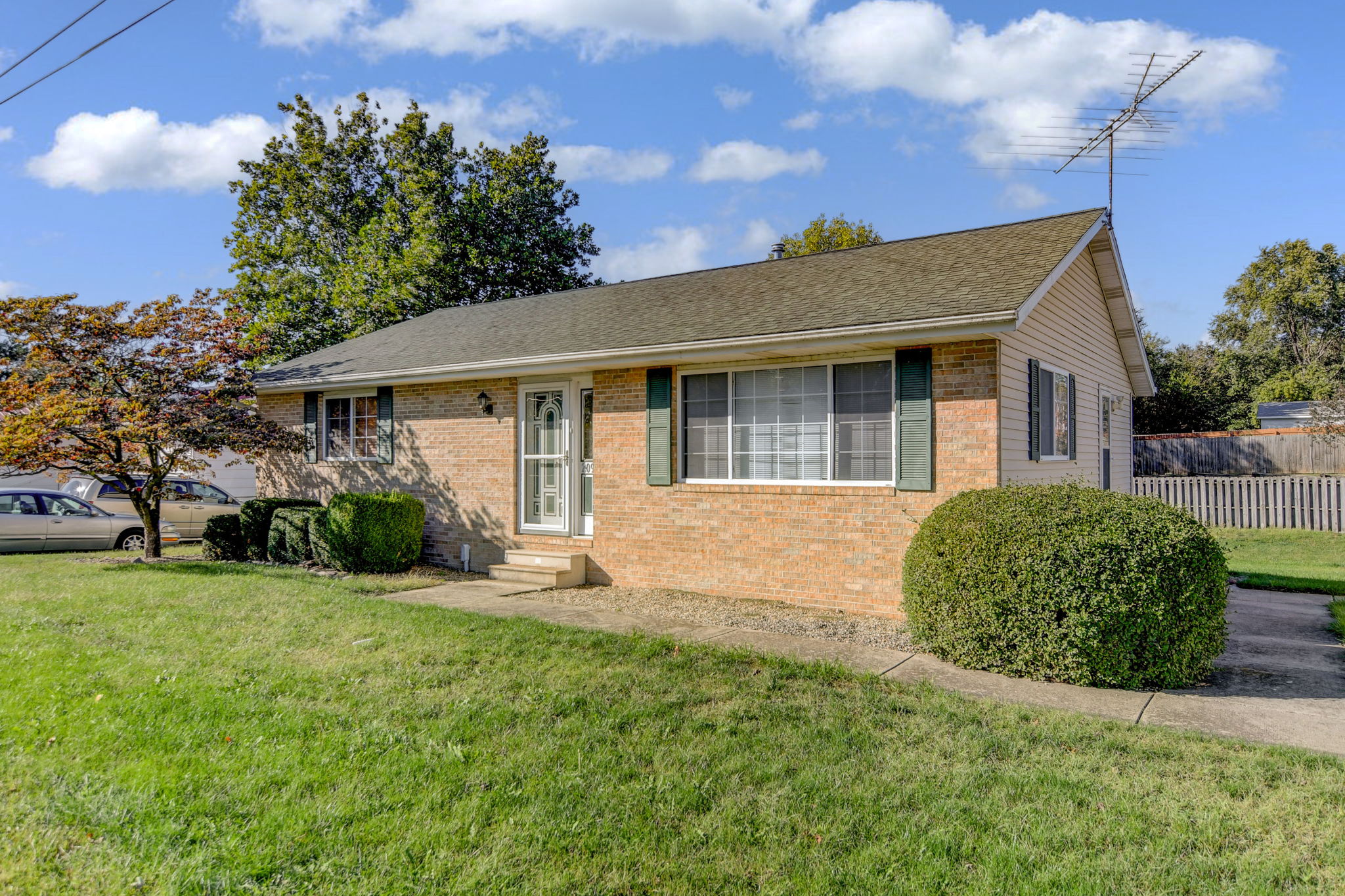 209 E Menard St, Riverton, IL 62561 | Design Eyes Photography