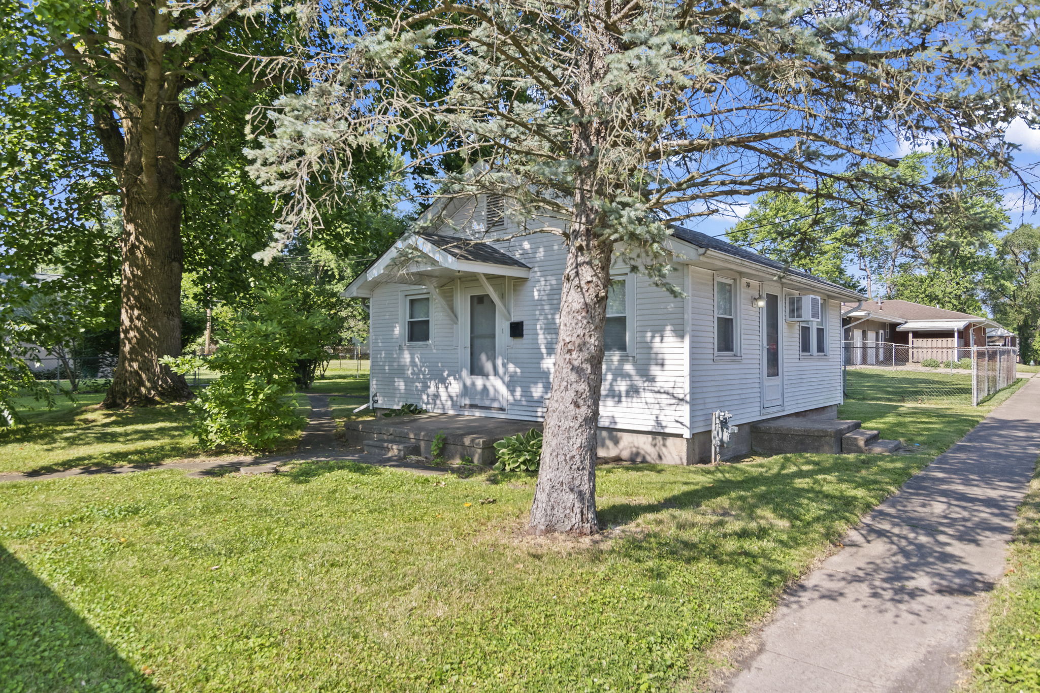 218 E St Joseph St, Southern View, IL 62703 | Design Eyes Photography