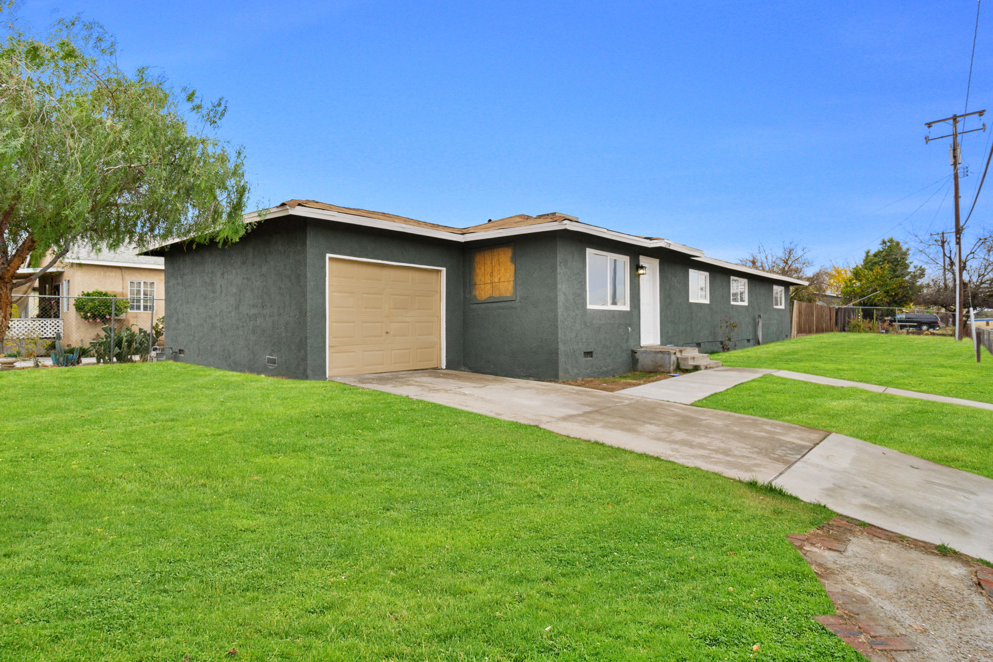 2194 S Plumas St, Fresno, CA 93706 | PHRAME Photography