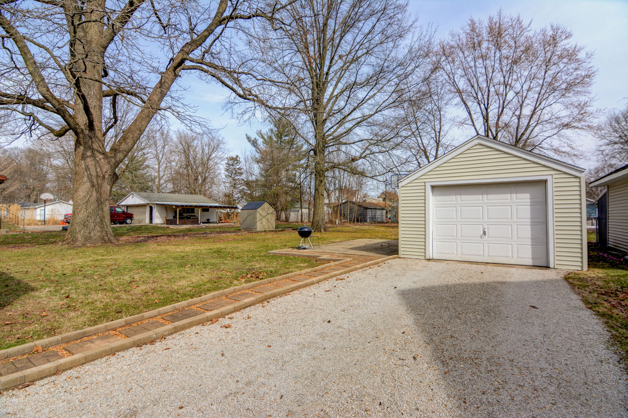 226 S St Marie St, Blue Mound, IL 62513 | Design Eyes Photography
