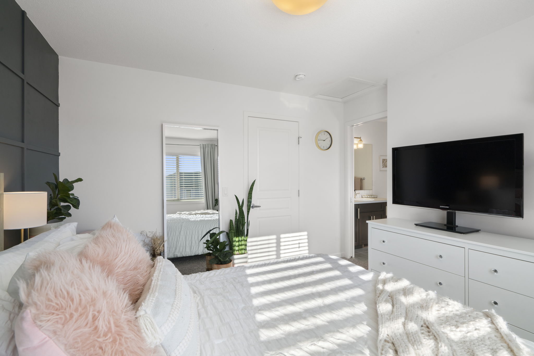 240 Masters Ave SE, Calgary, AB T3M 1V8 | Calgary Real Estate Photos