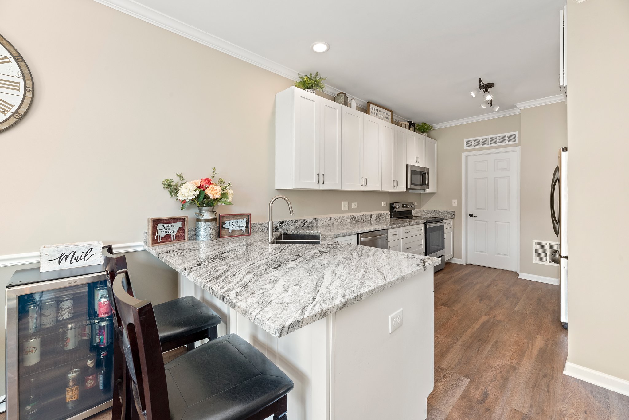 240 St James Pkwy, Sugar Grove, IL 60554 | Scarlet Cardinal Studios, Inc.