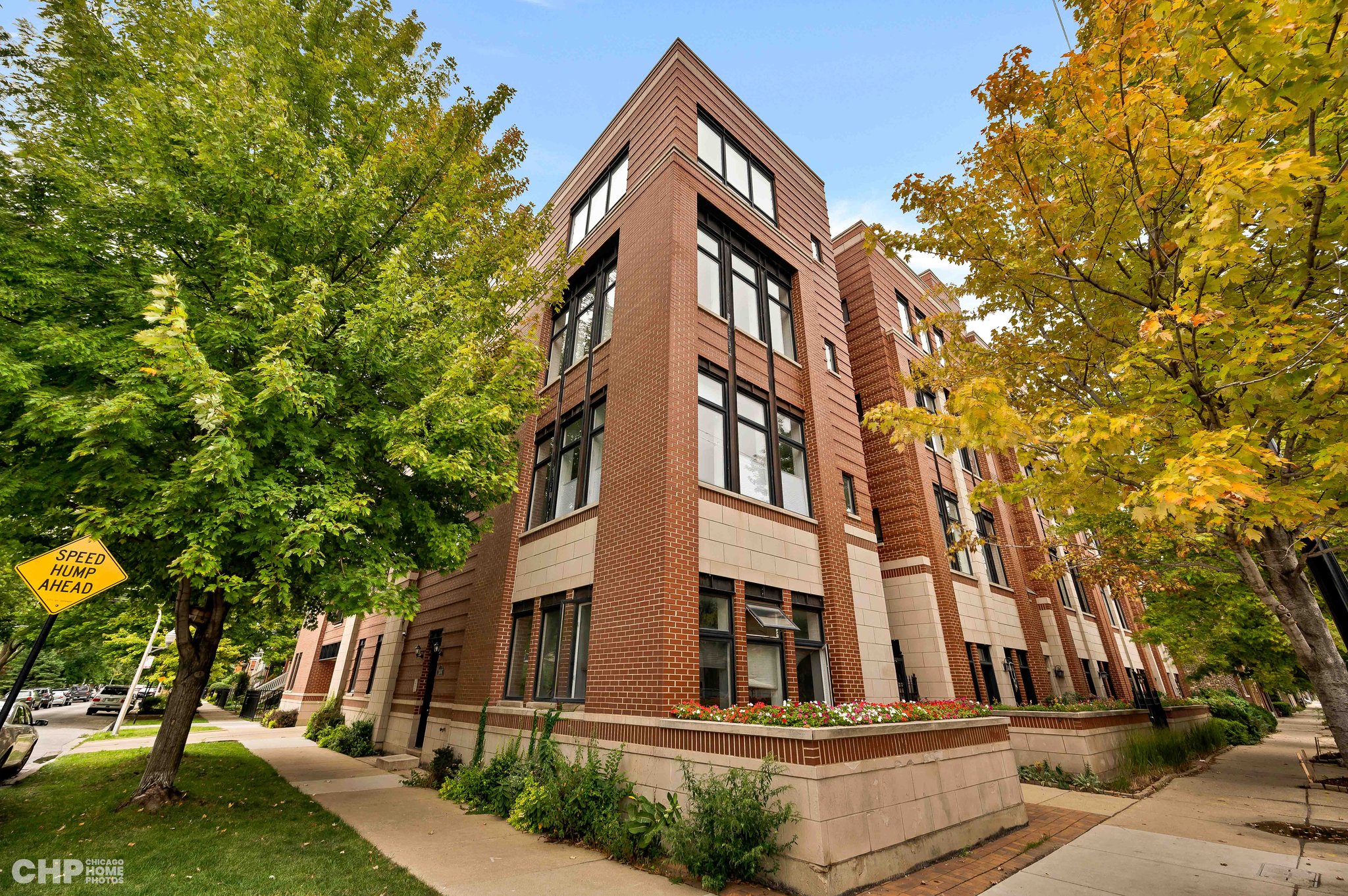 2404 W Belle Plaine Ave 3, Chicago, IL 60618 | Chicago Home Photos